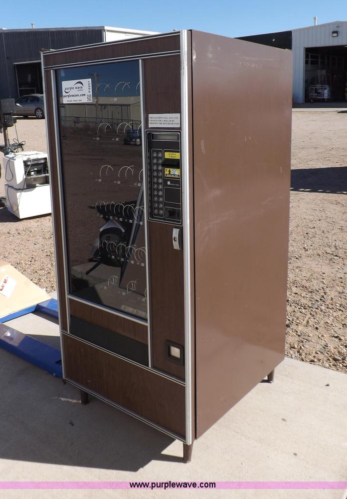 Snack Shop 111-112 vending machine in Garden City, KS | Item F6257 sold ...