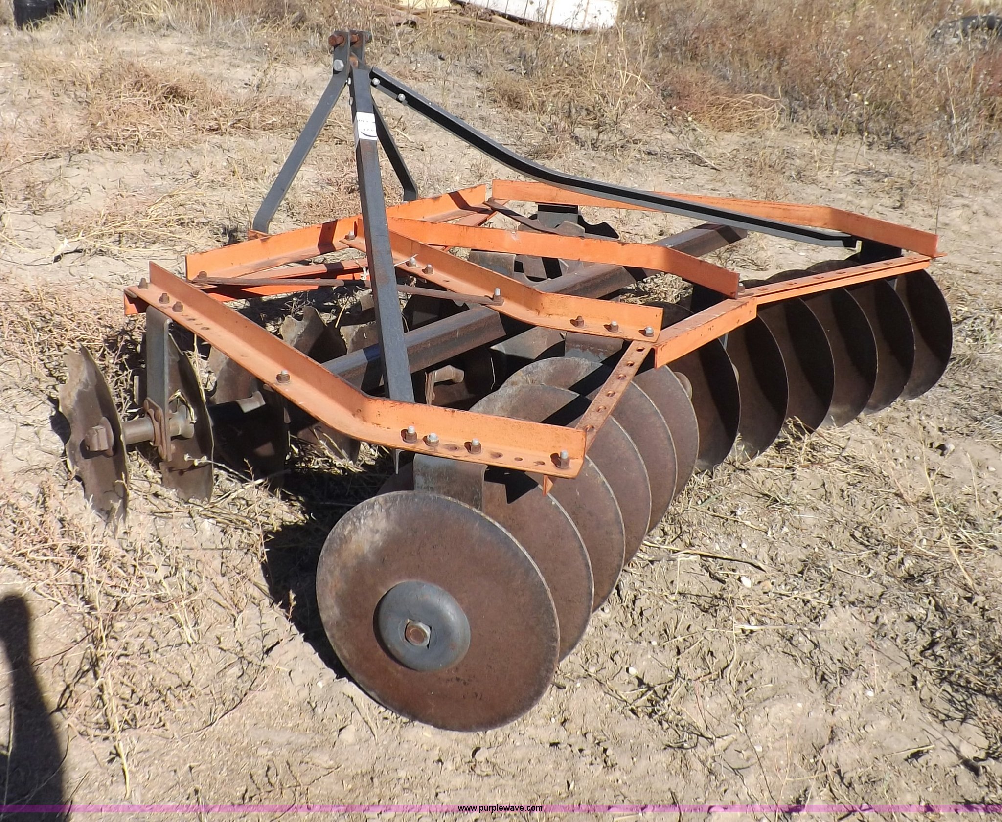 7' tandem offset disc in Garden City, KS | Item F6230 sold | Purple Wave