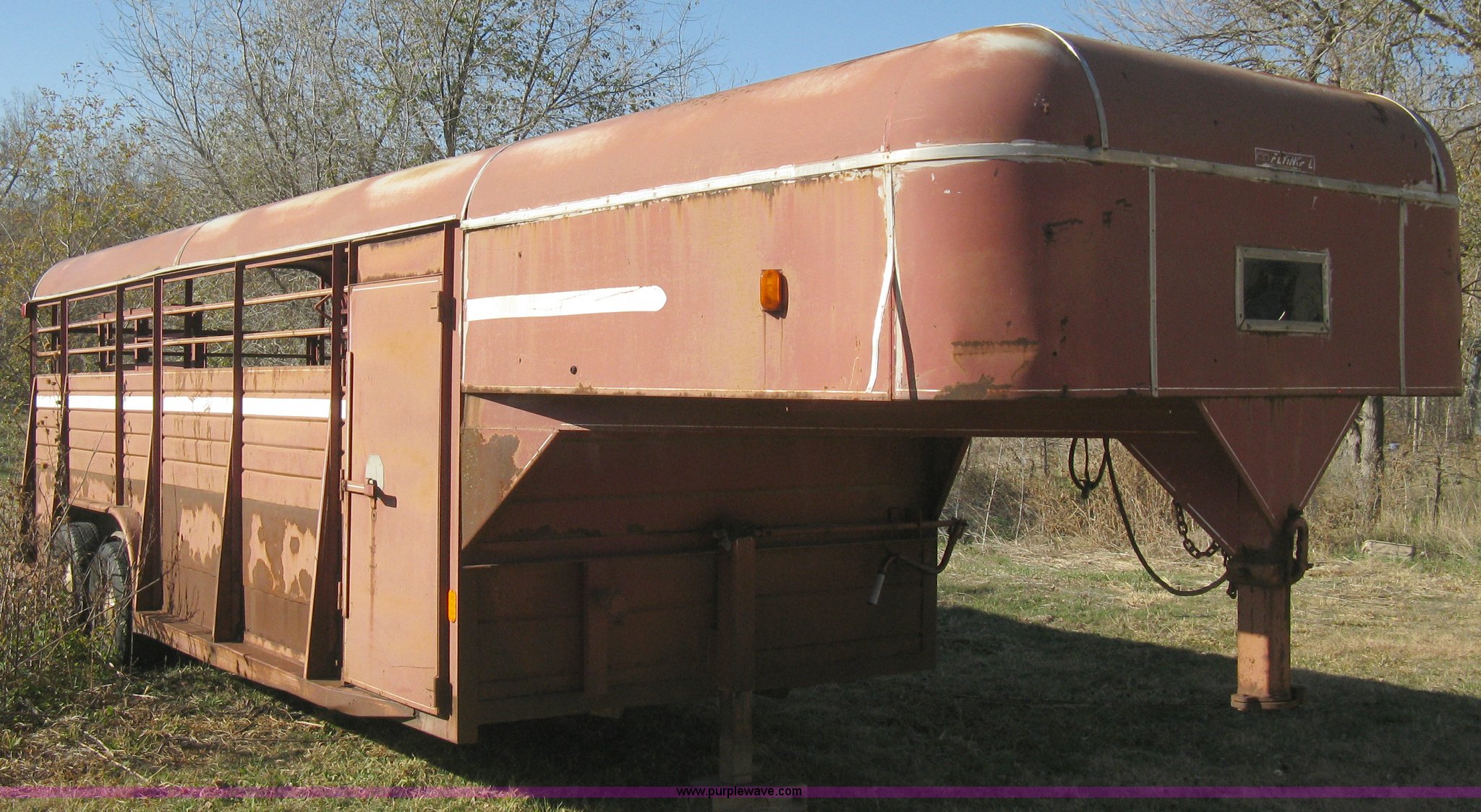 1981 Flying L gooseneck stock trailer in Valley Center, KS | Item B8223 ...