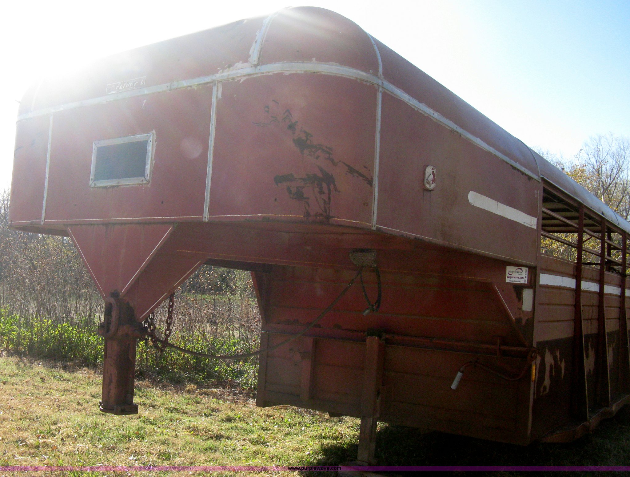 1981 Flying L gooseneck stock trailer in Valley Center, KS | Item B8223 ...