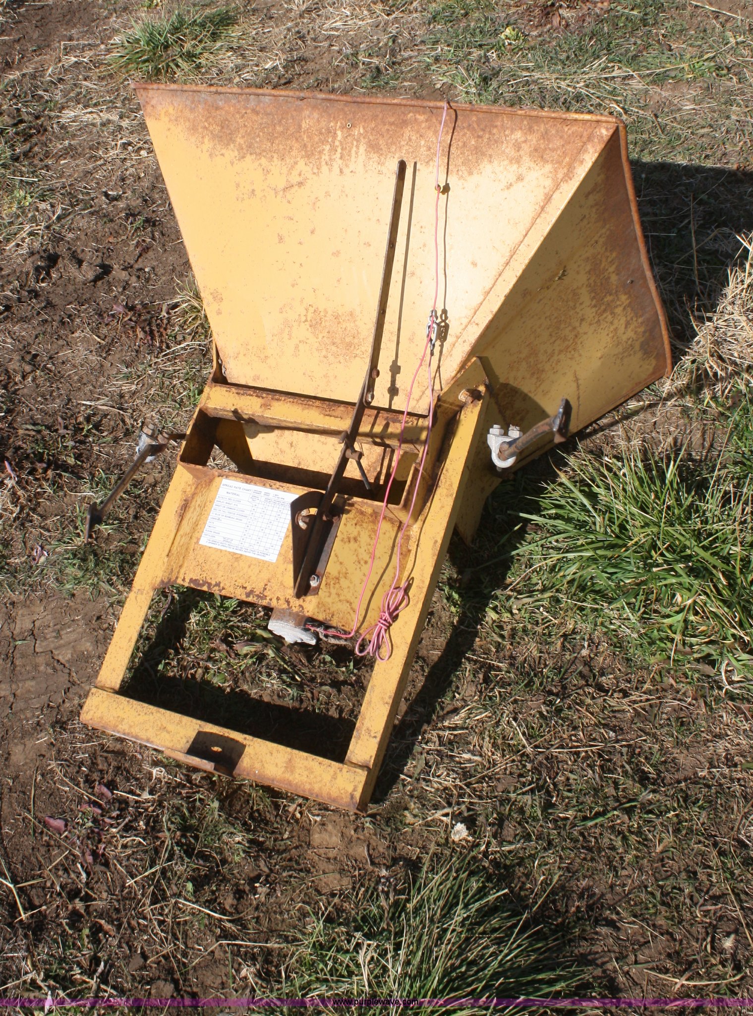 Farm Star spreader in Colony, KS | Item O9805 sold | Purple Wave