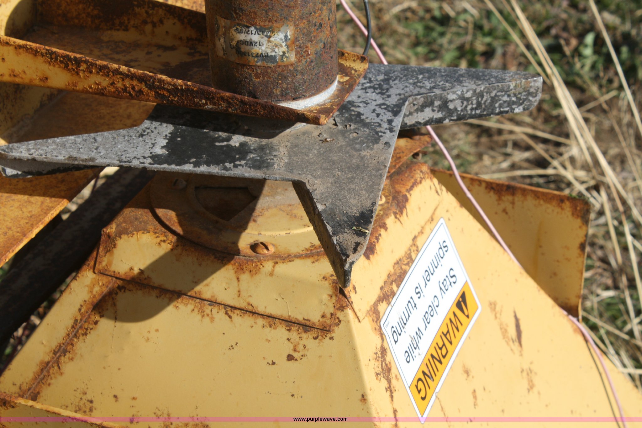 Farm Star spreader in Colony, KS | Item O9805 sold | Purple Wave