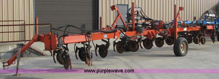 Clark T-bar anhydrous ammonia applicator in Franklin, IN | Item E2520 ...