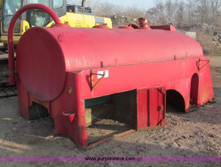 Butler water tank in Winona, MN | Item F5818 sold | Purple Wave