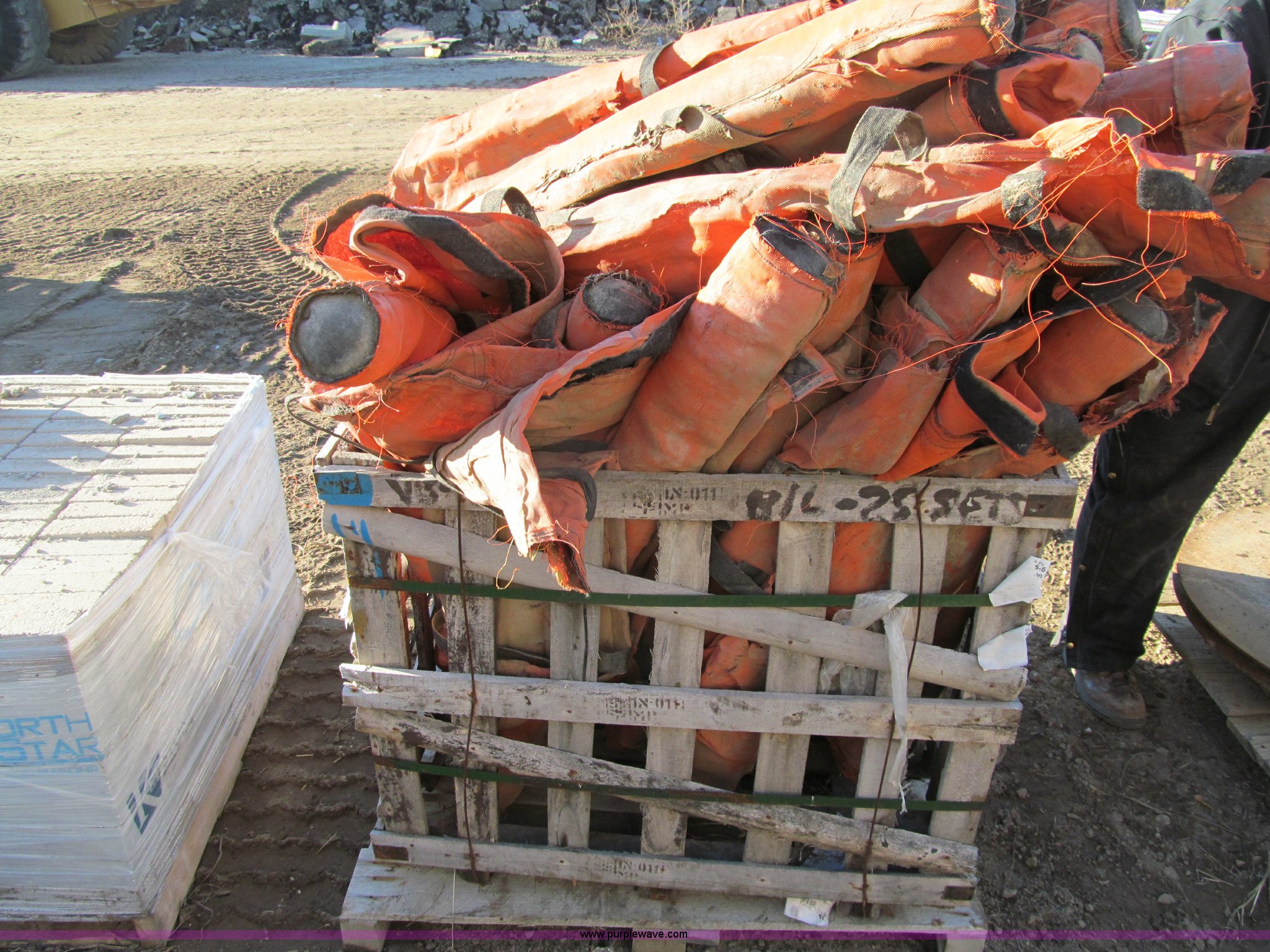 Dandy curb bags in Winona, MN | Item F5687 sold | Purple Wave