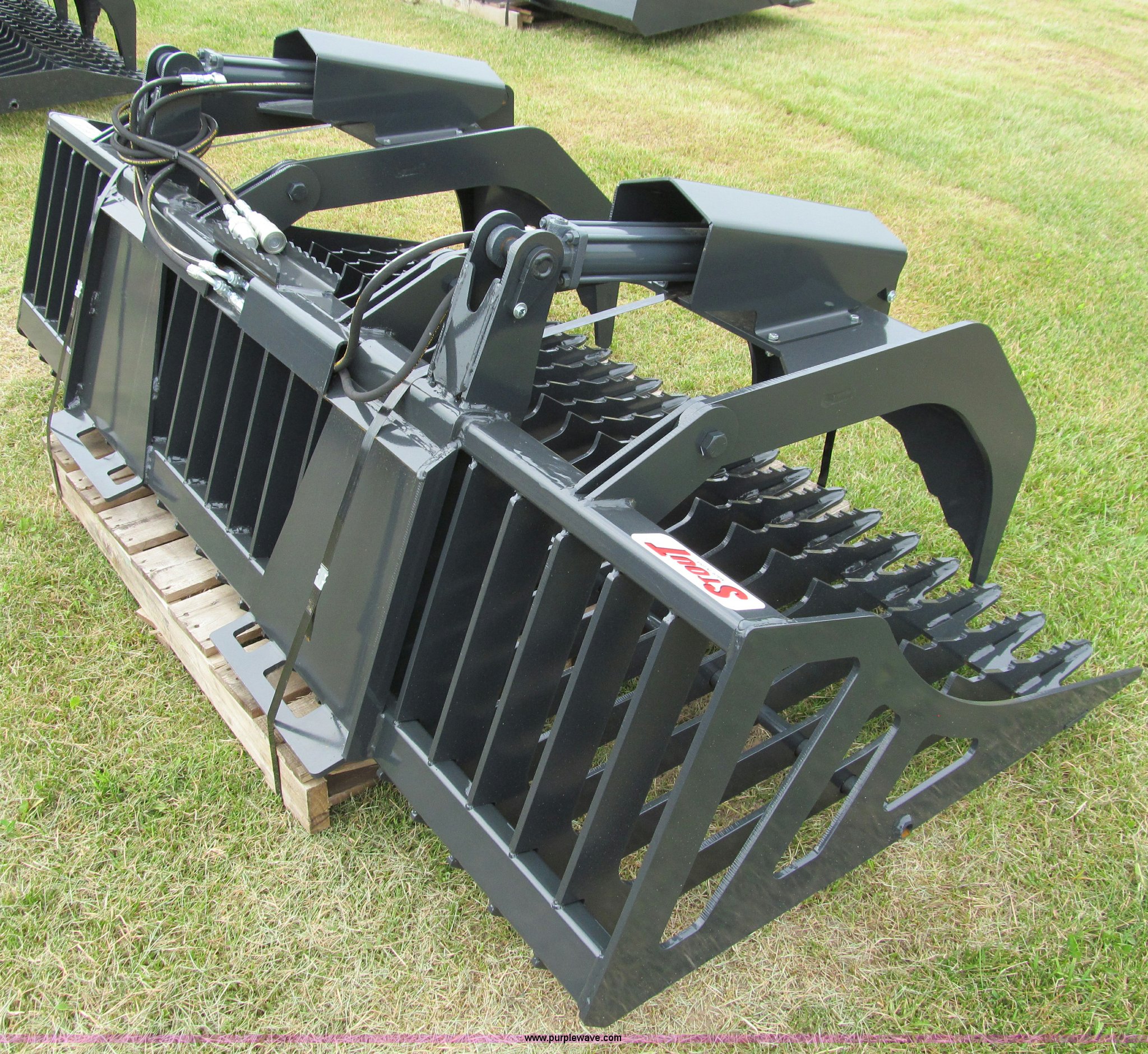 Stout XHD82 rock bucket grapple skid steer attachment in Knapp, WI ...