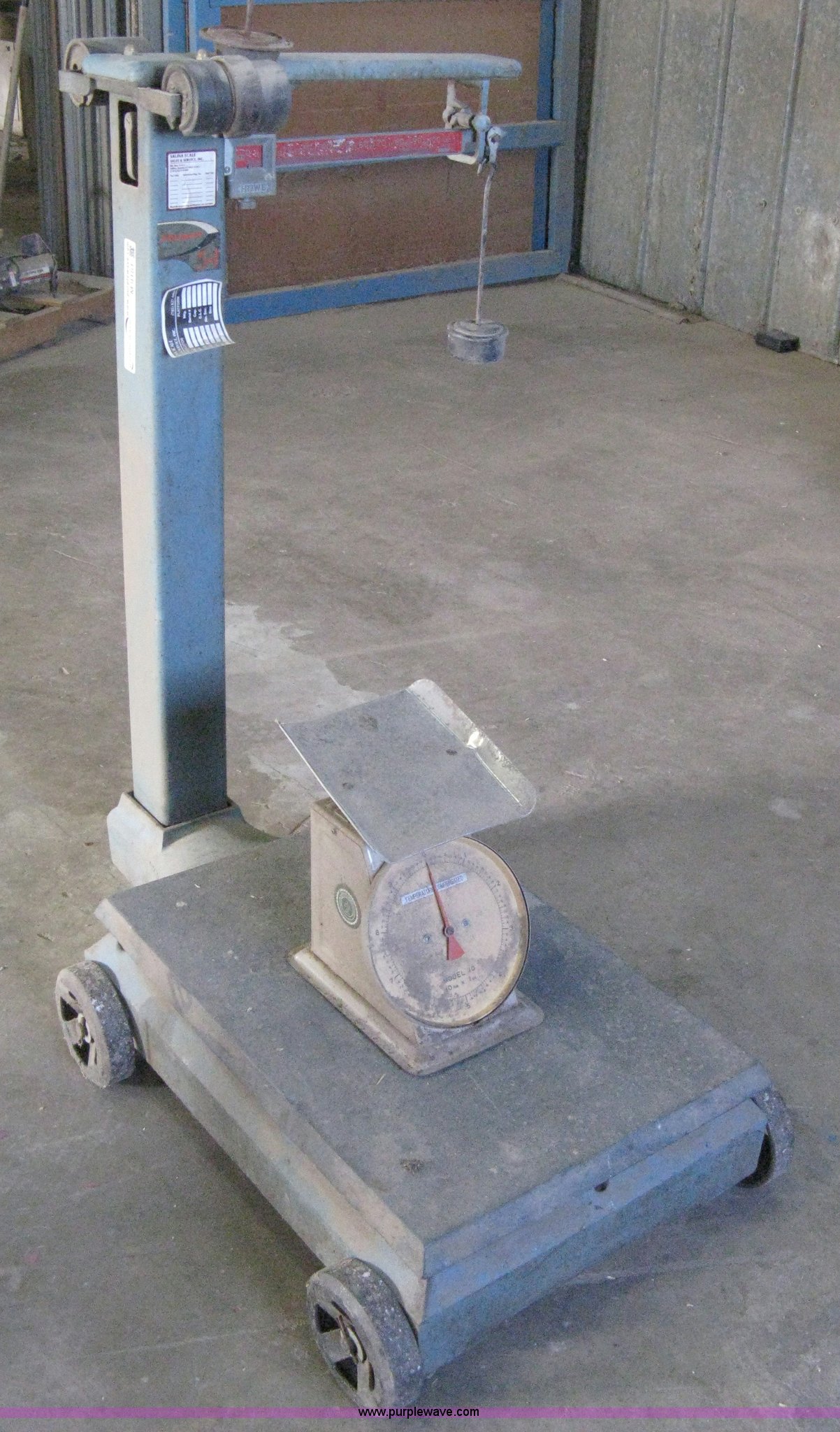 Howe 54 platform scale in Lindsborg, KS | Item M9161 sold | Purple Wave