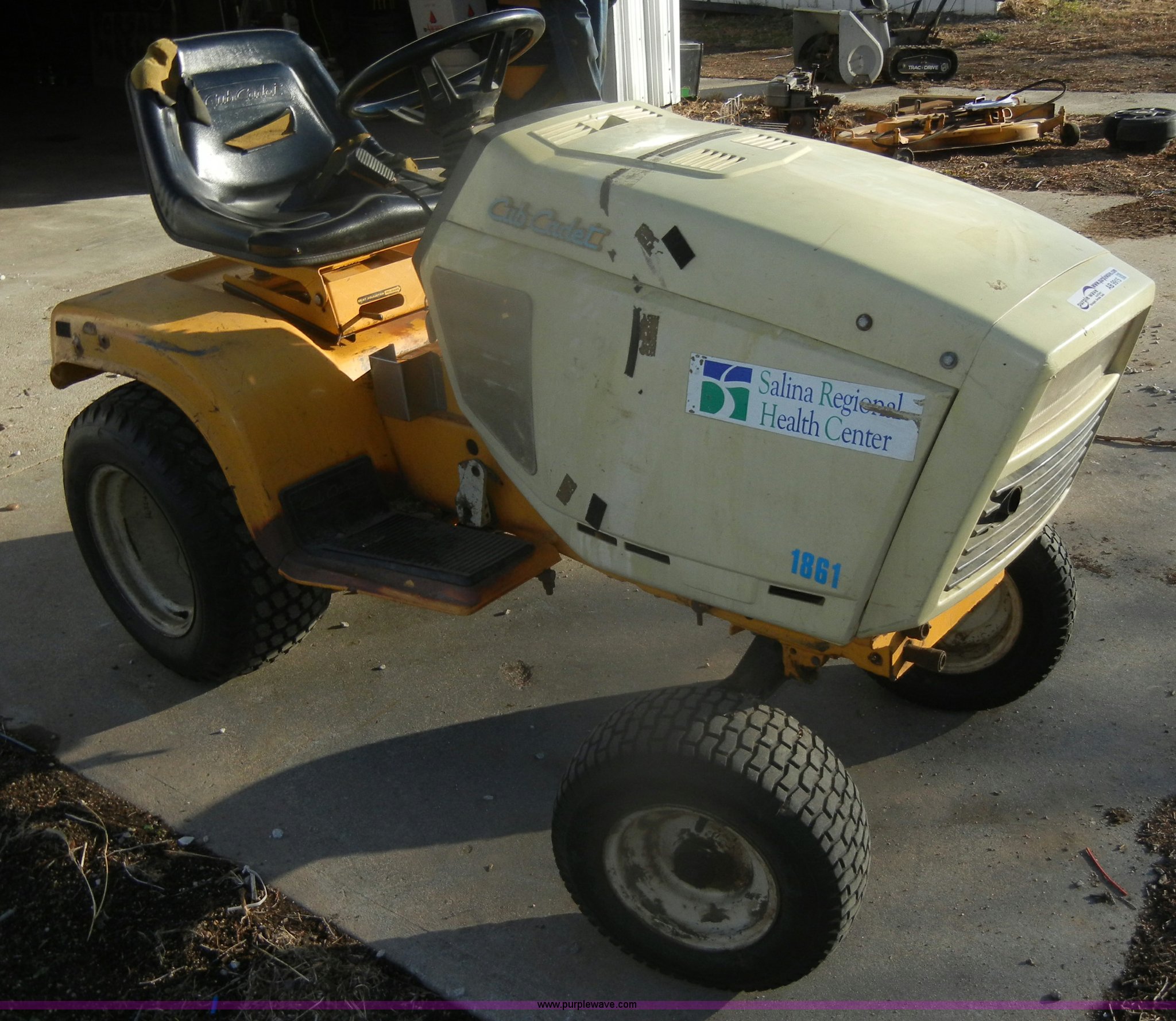 Cub Cadet 1861 lawn mower in Linn, KS | Item AB9915 sold | Purple Wave