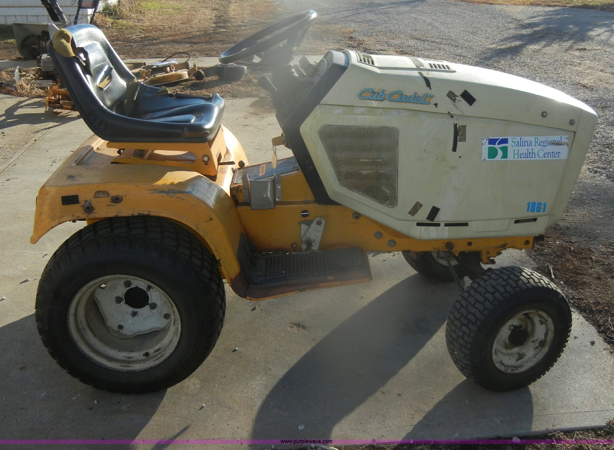 Cub Cadet 1861 lawn mower in Linn, KS | Item AB9915 sold | Purple Wave