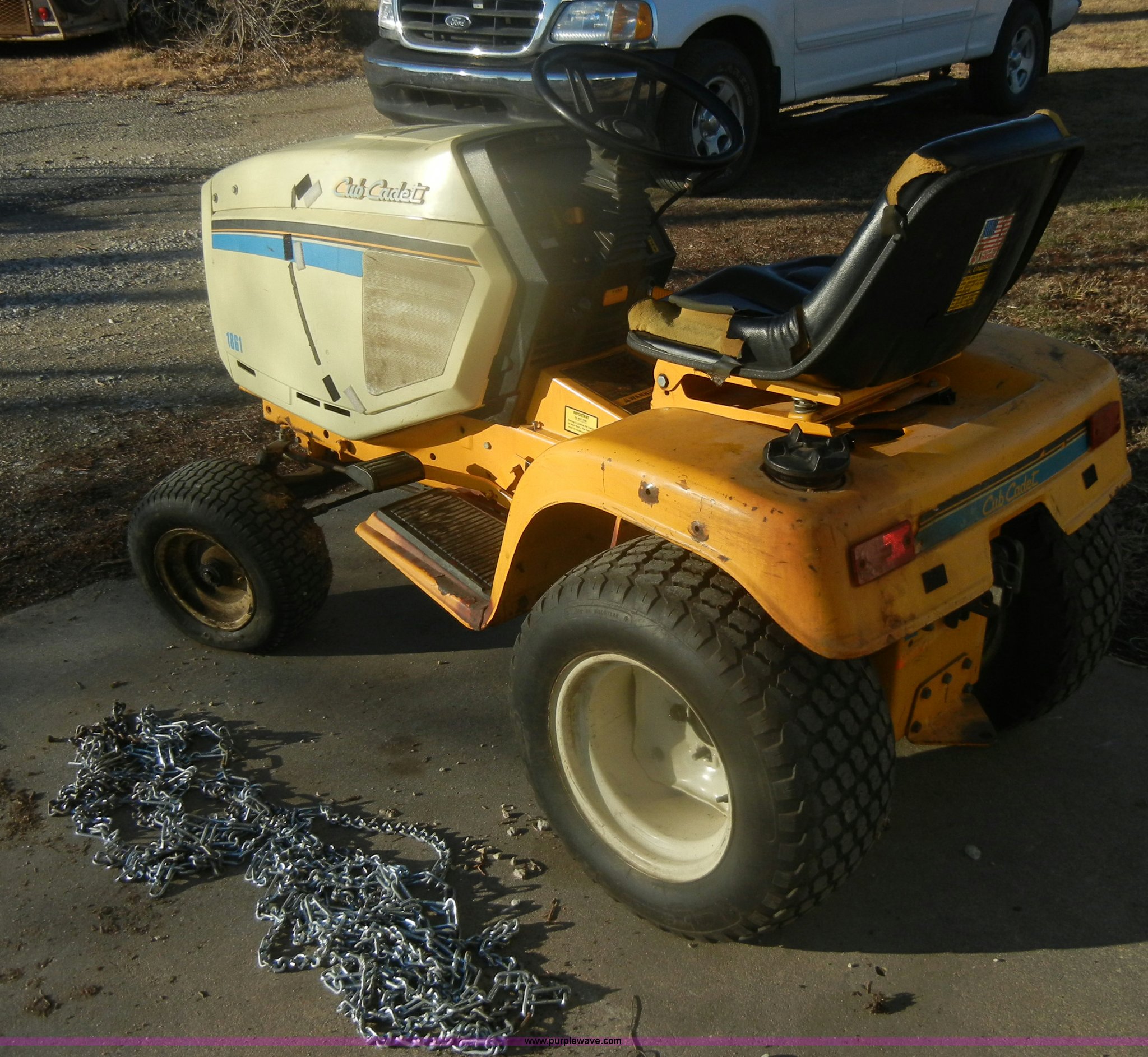 Cub Cadet 1861 lawn mower in Linn, KS | Item AB9915 sold | Purple Wave