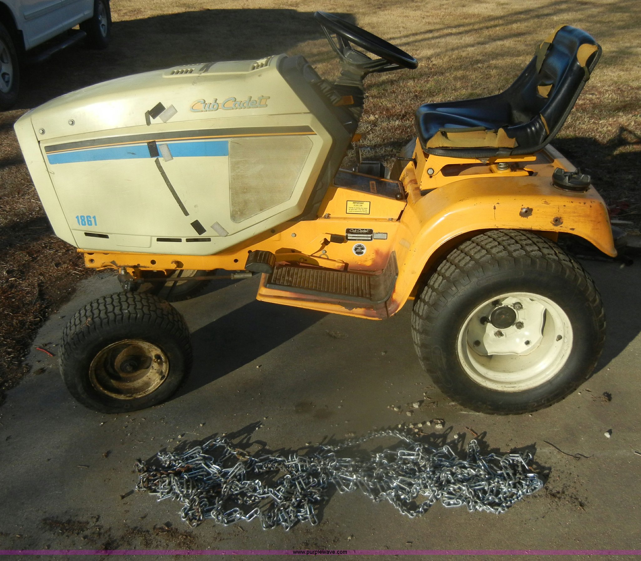 Cub Cadet 1861 lawn mower in Linn, KS | Item AB9915 sold | Purple Wave