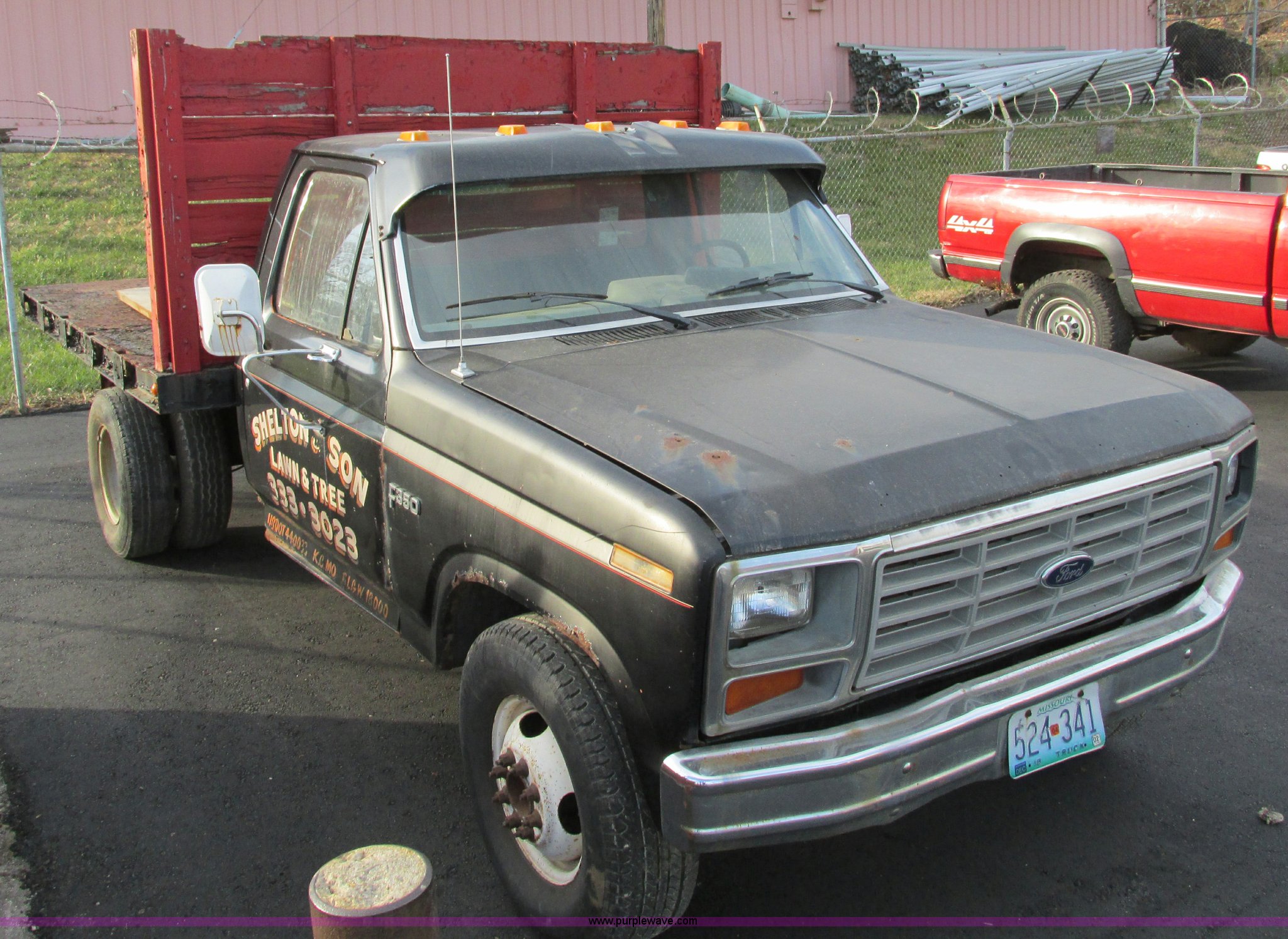 1985 Ford F350 flatbed pickup truck in Kansas City, MO | Item F4067 ...