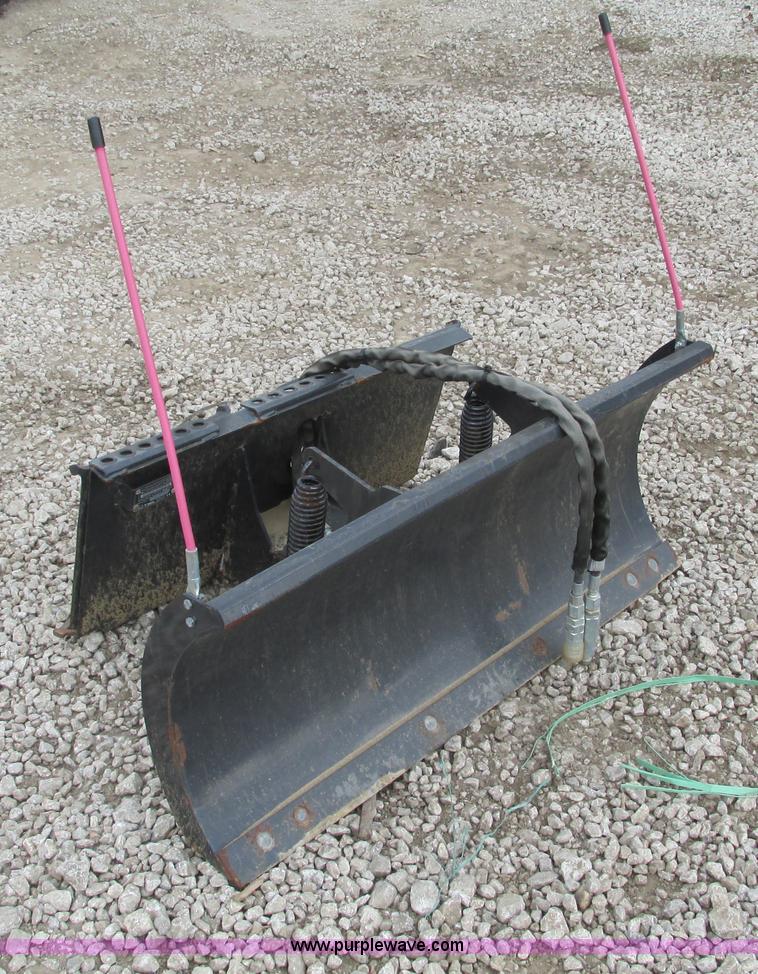 Bobcat hydraulic pivot snow plow in Olathe, KS | Item F4077 sold ...