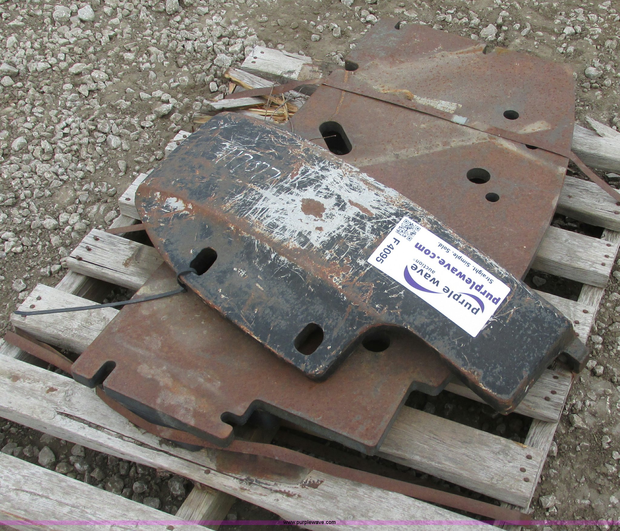 Counter weight kit for a Bobcat 337 excavator in Olathe, KS | Item ...