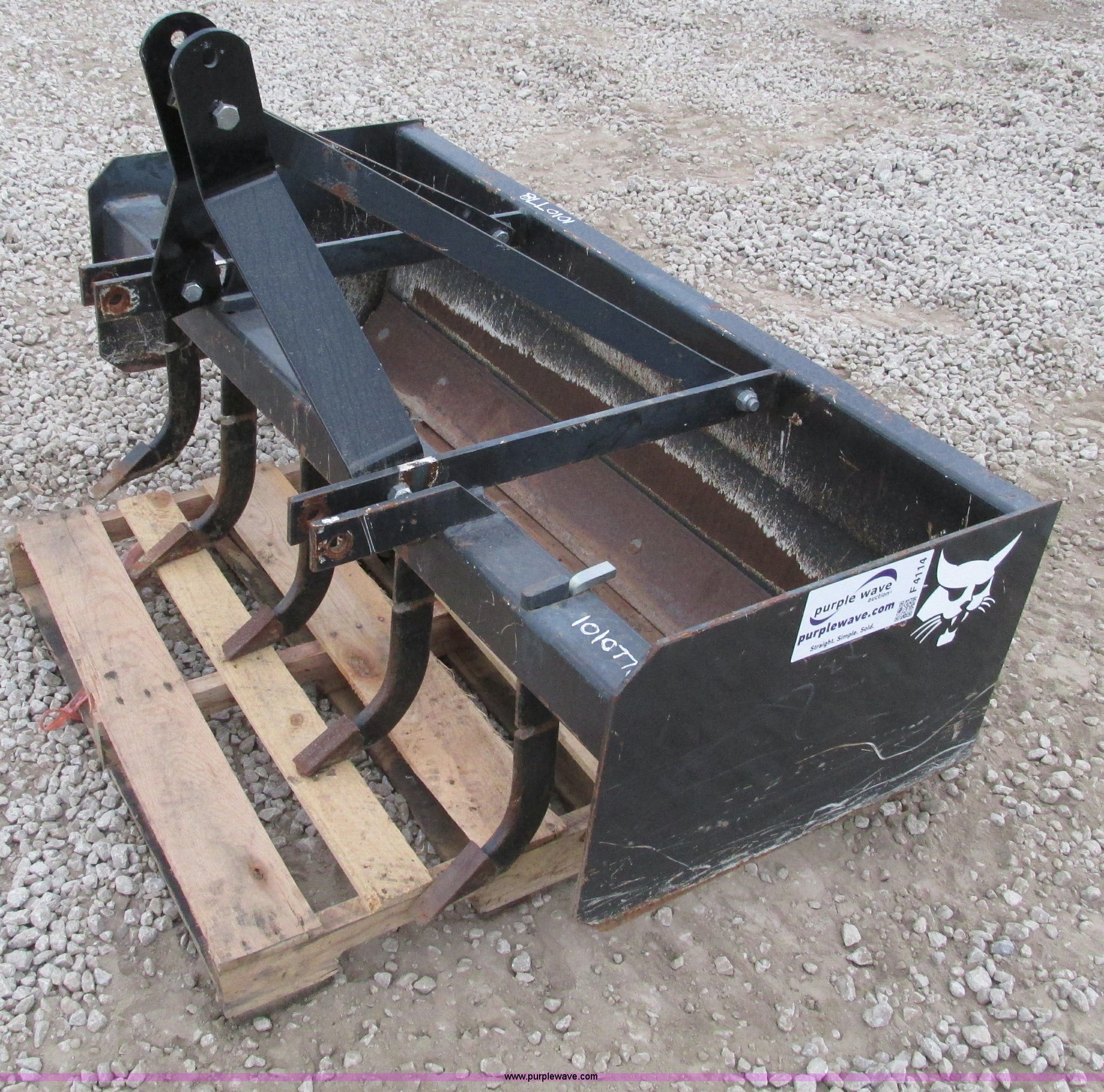 Bobcat 60" box blade in Olathe, KS | Item F4114 sold | Purple Wave
