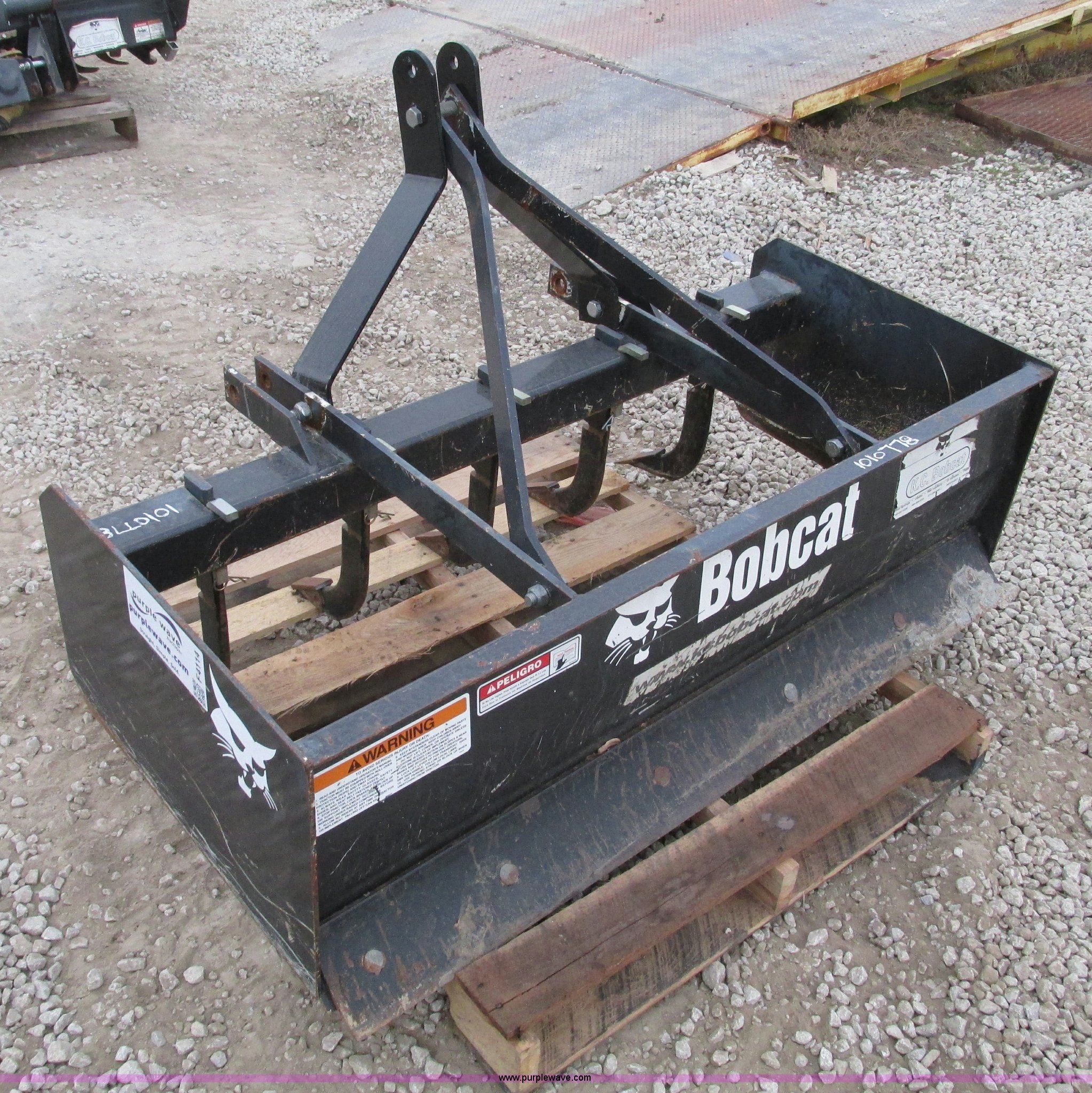Bobcat 60" box blade in Olathe, KS | Item F4114 sold | Purple Wave