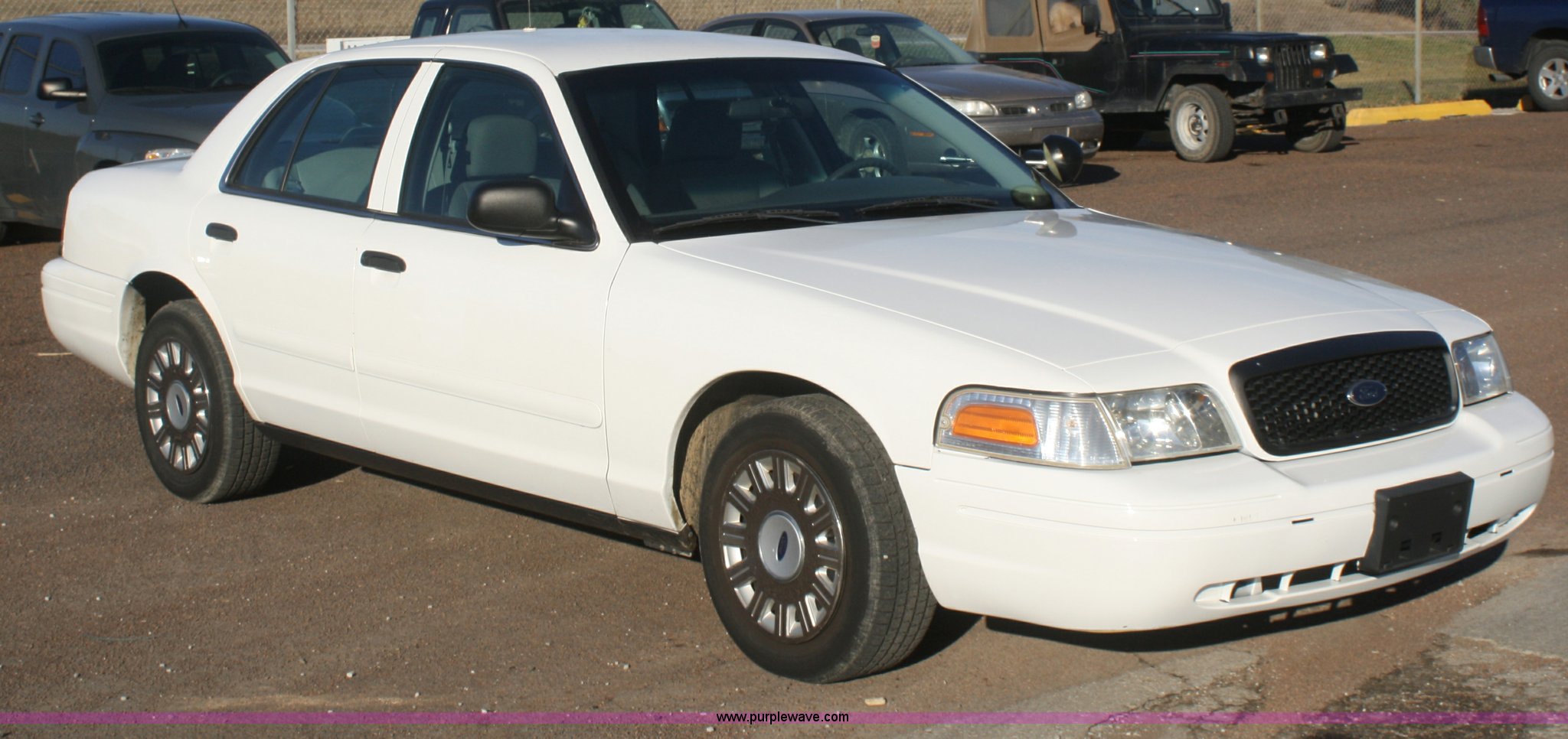2004 Ford Crown Victoria Police Interceptor in Leavenworth, KS | Item F2502 sold | Purple Wave