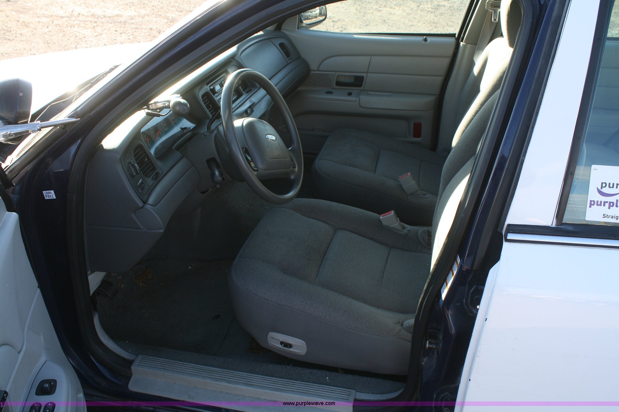 2004 Ford Crown Victoria Police Interceptor in Leavenworth, KS | Item F2502 sold | Purple Wave