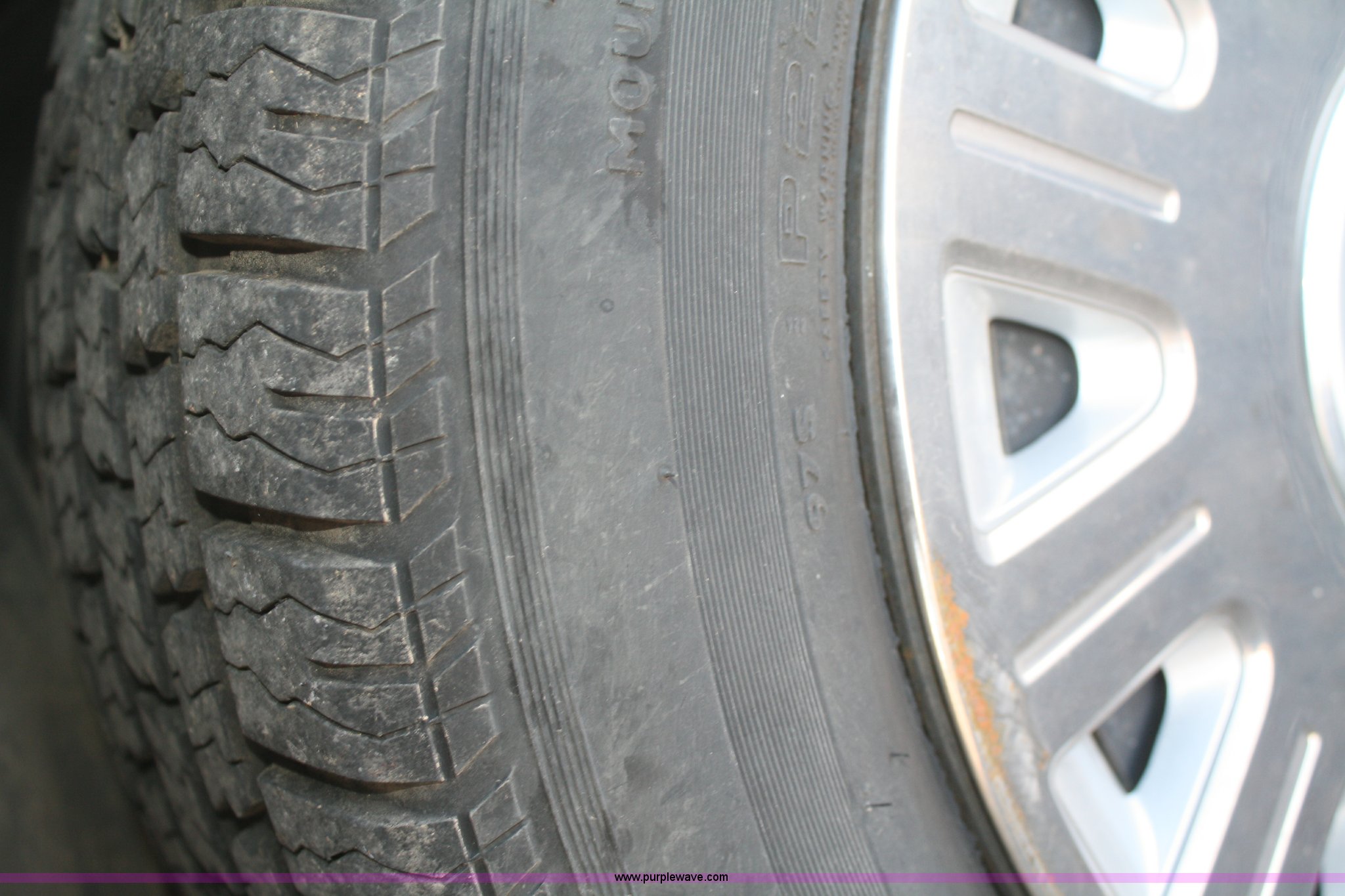 2004 Ford Crown Victoria Police Interceptor in Leavenworth, KS | Item F2502 sold | Purple Wave