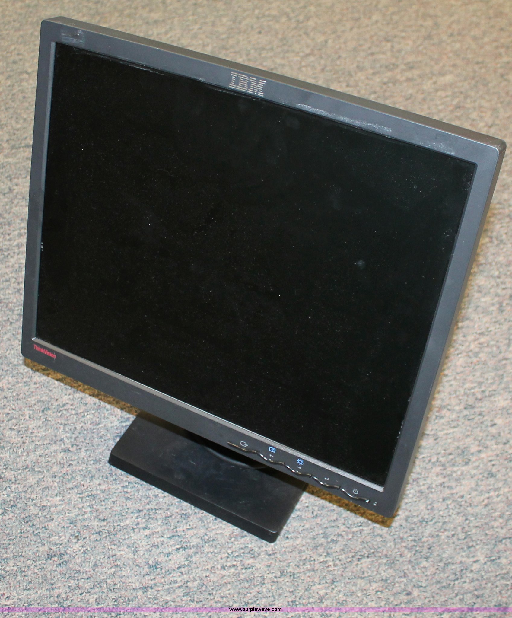 (50) Lenovo/IBM 17" flat screen monitors in Spring Hill, KS | Item ...