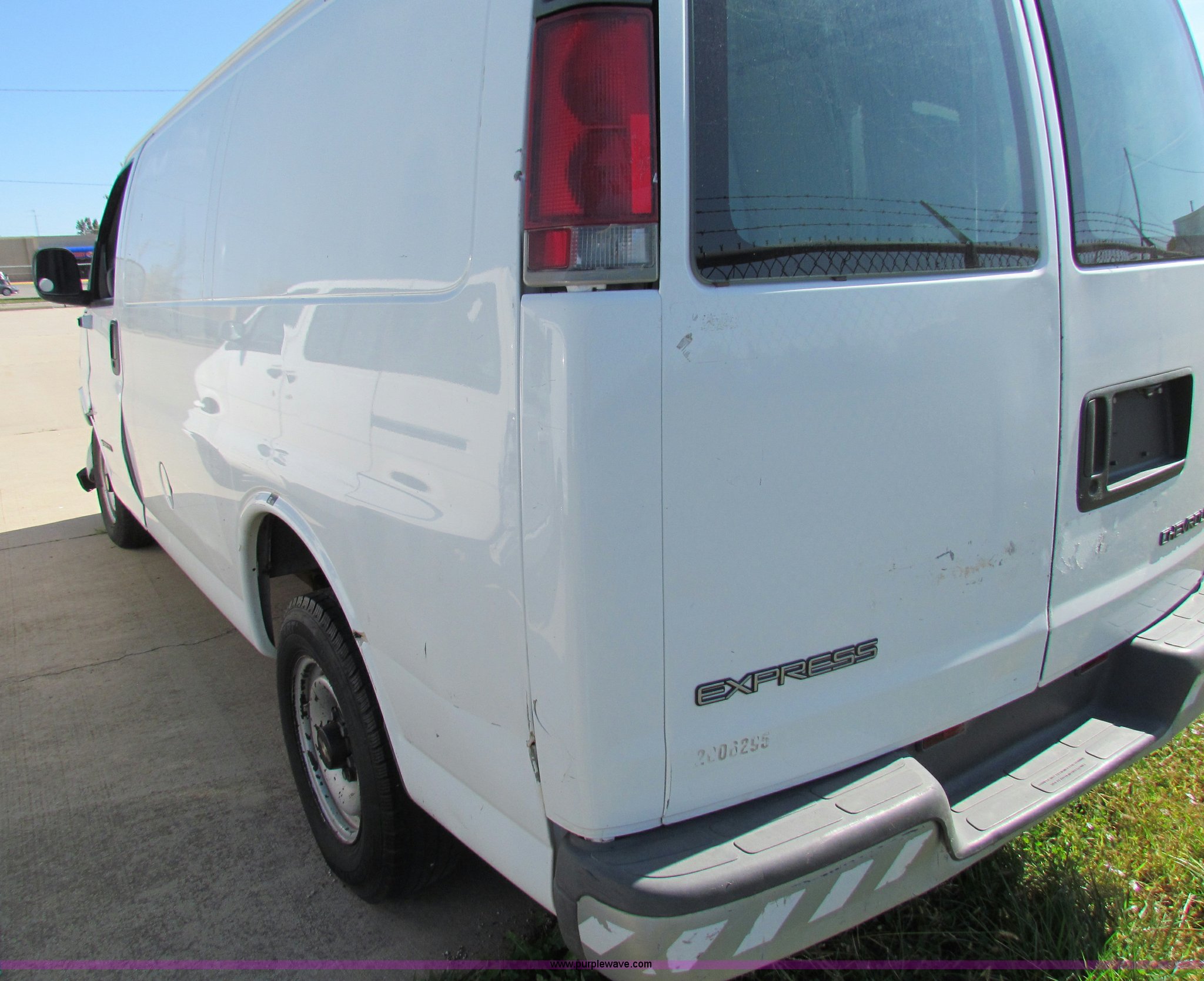 1999 Chevrolet Express G2500 van in Emporia, KS | Item E8108 sold ...