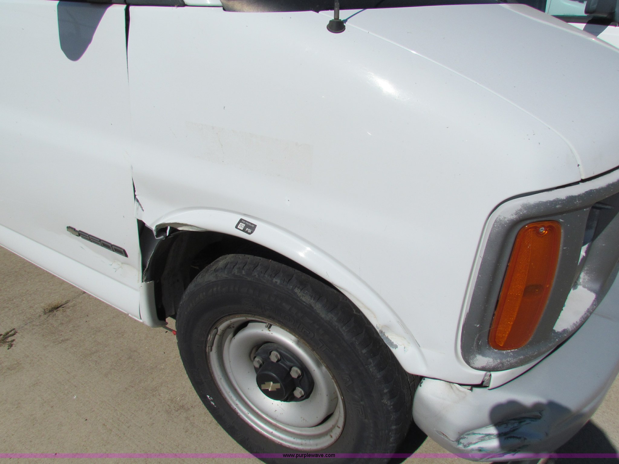 1999 Chevrolet Express G2500 van in Emporia, KS | Item E8108 sold ...