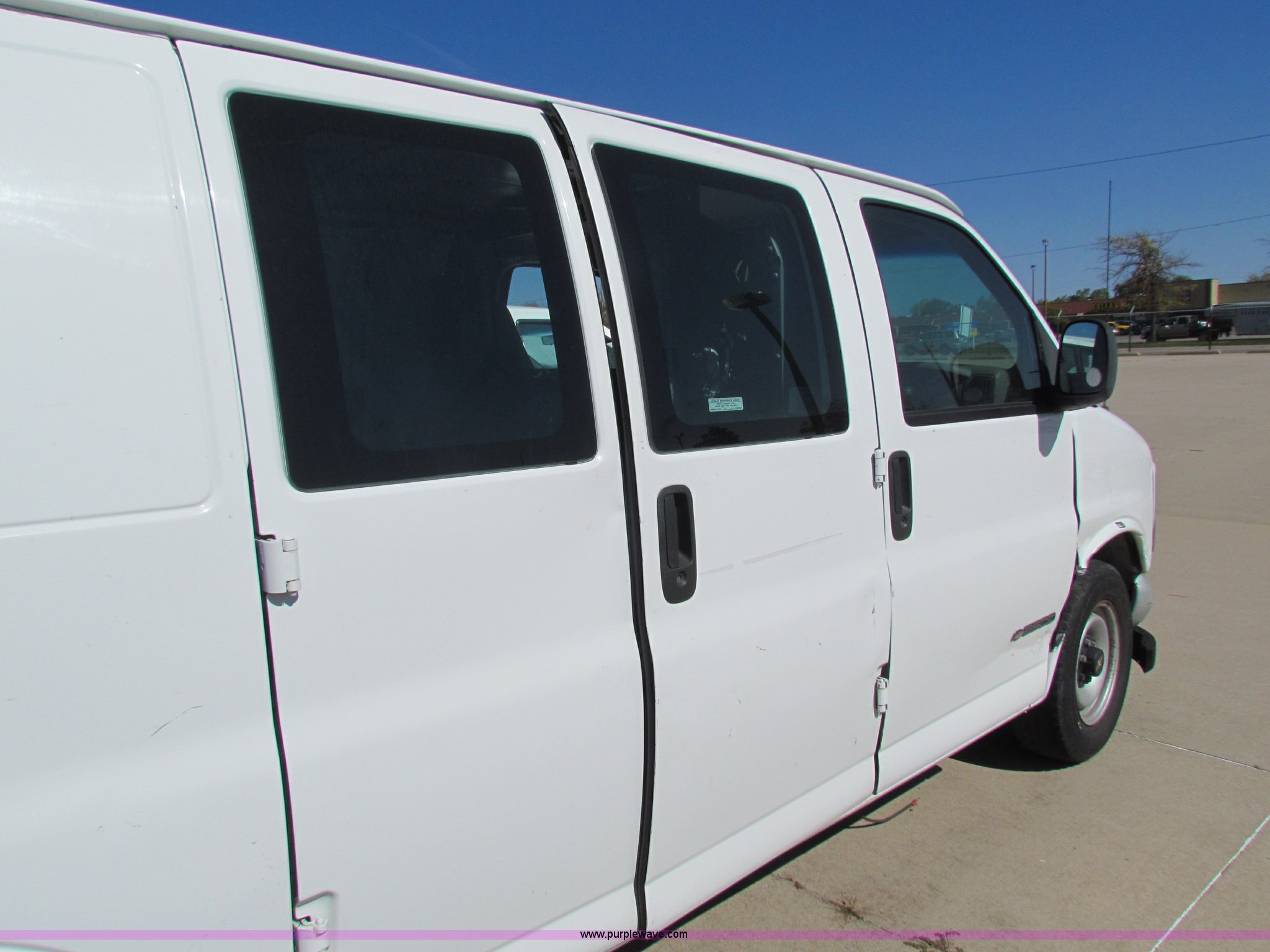 1999 Chevrolet Express G2500 van in Emporia, KS | Item E8108 sold ...