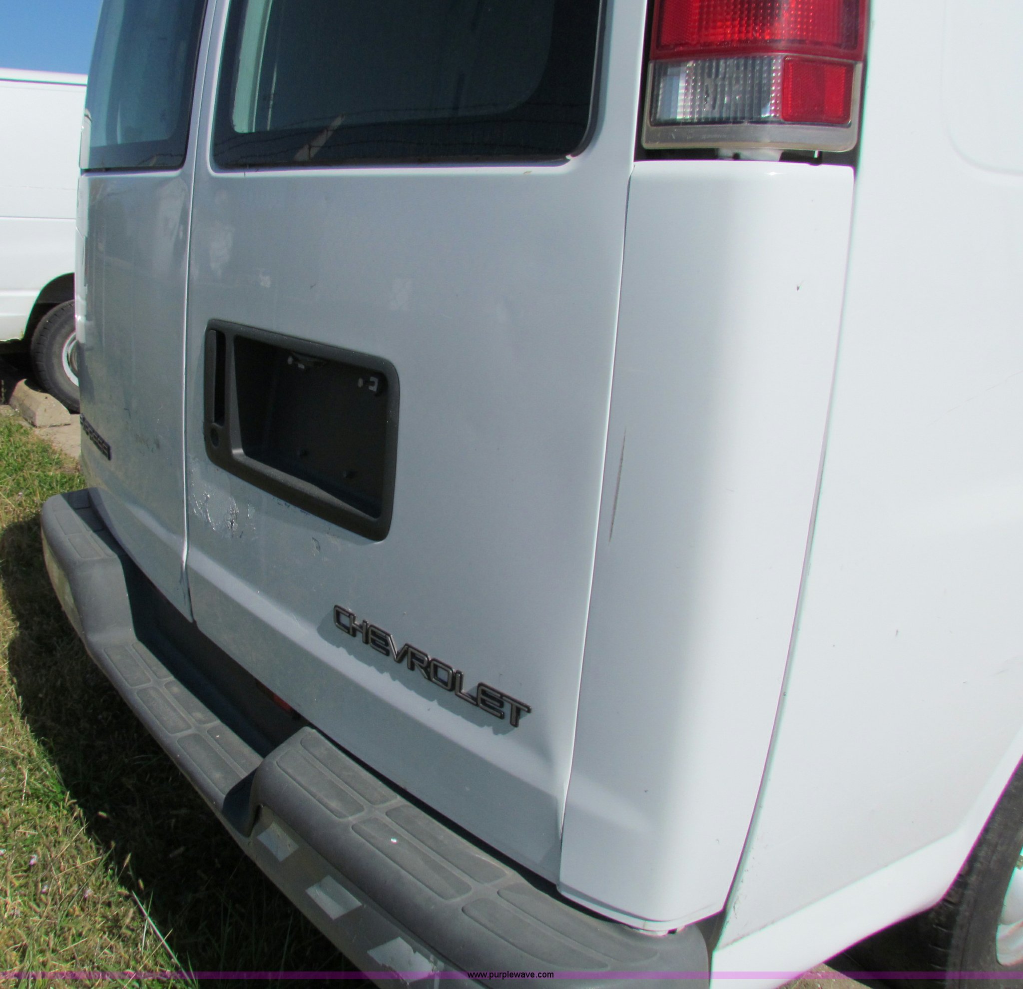 1999 Chevrolet Express G2500 van in Emporia, KS | Item E8108 sold ...