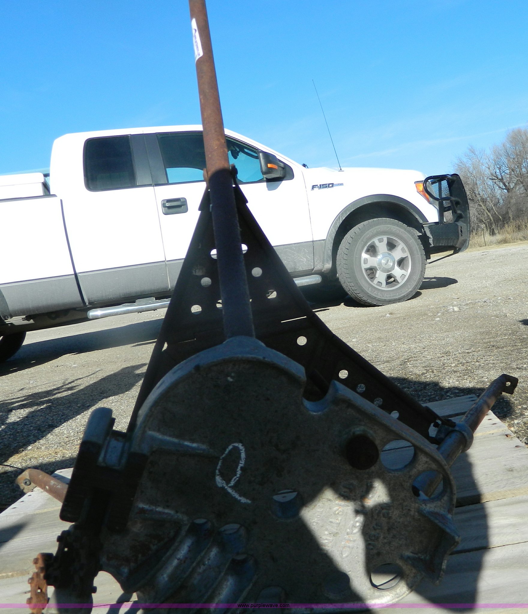 Conduit tripod work vise in Concordia, KS | Item Y9092 sold | Purple Wave