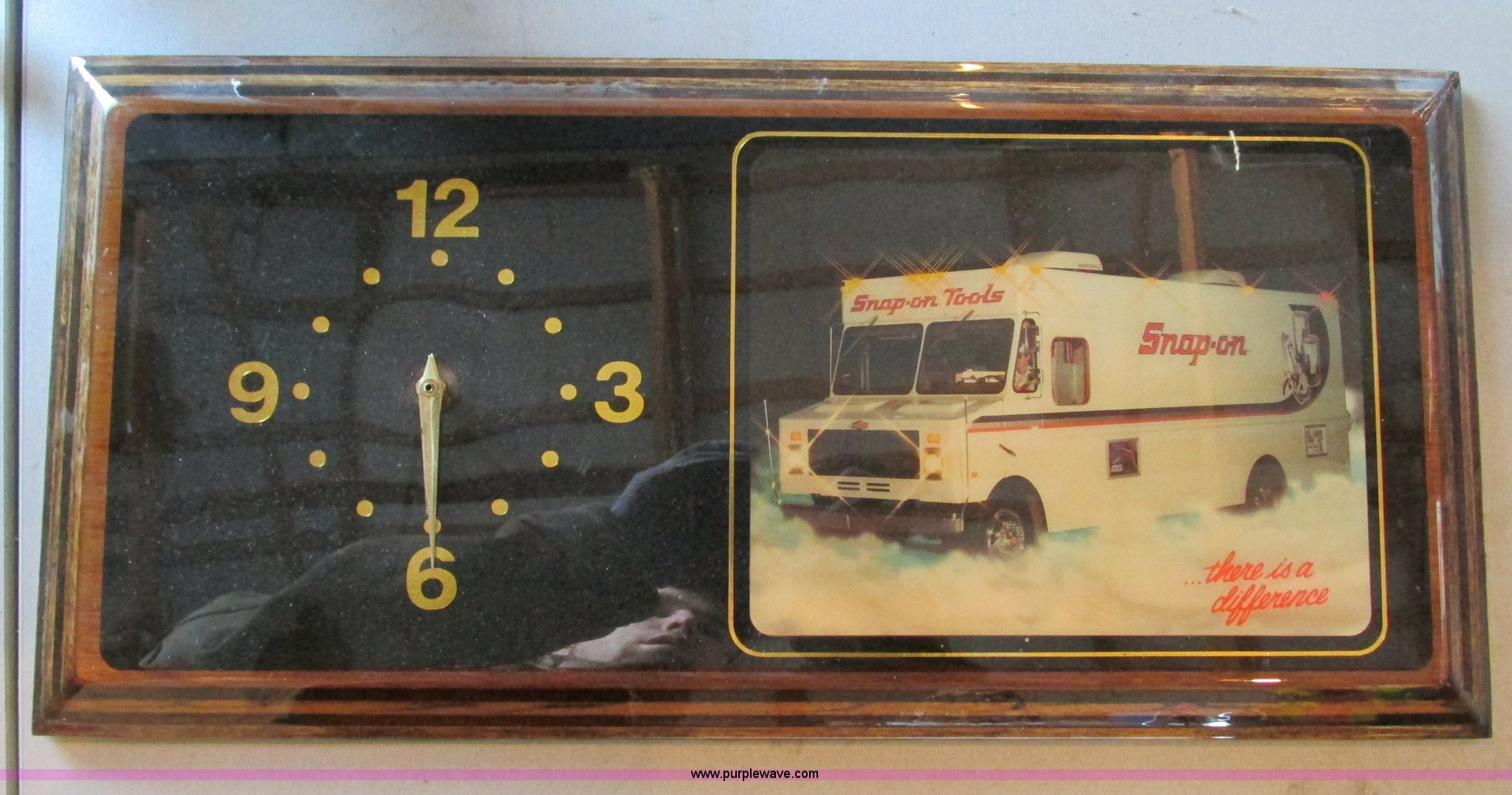 Snap-On wall clock in Odessa, MO | Item Y9709 sold | Purple Wave