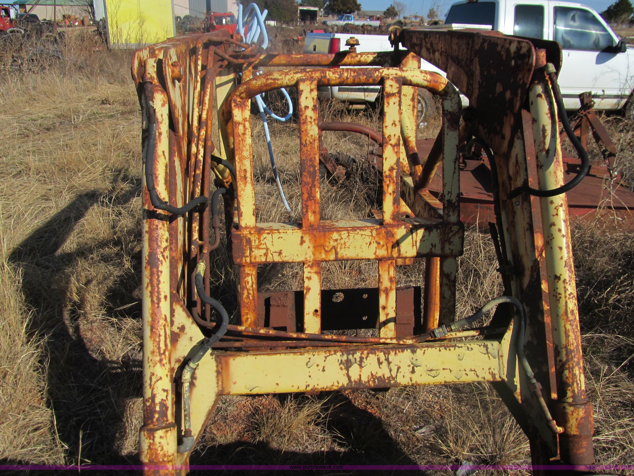 Ford front end loader in Ringling, OK | Item E7528 sold | Purple Wave