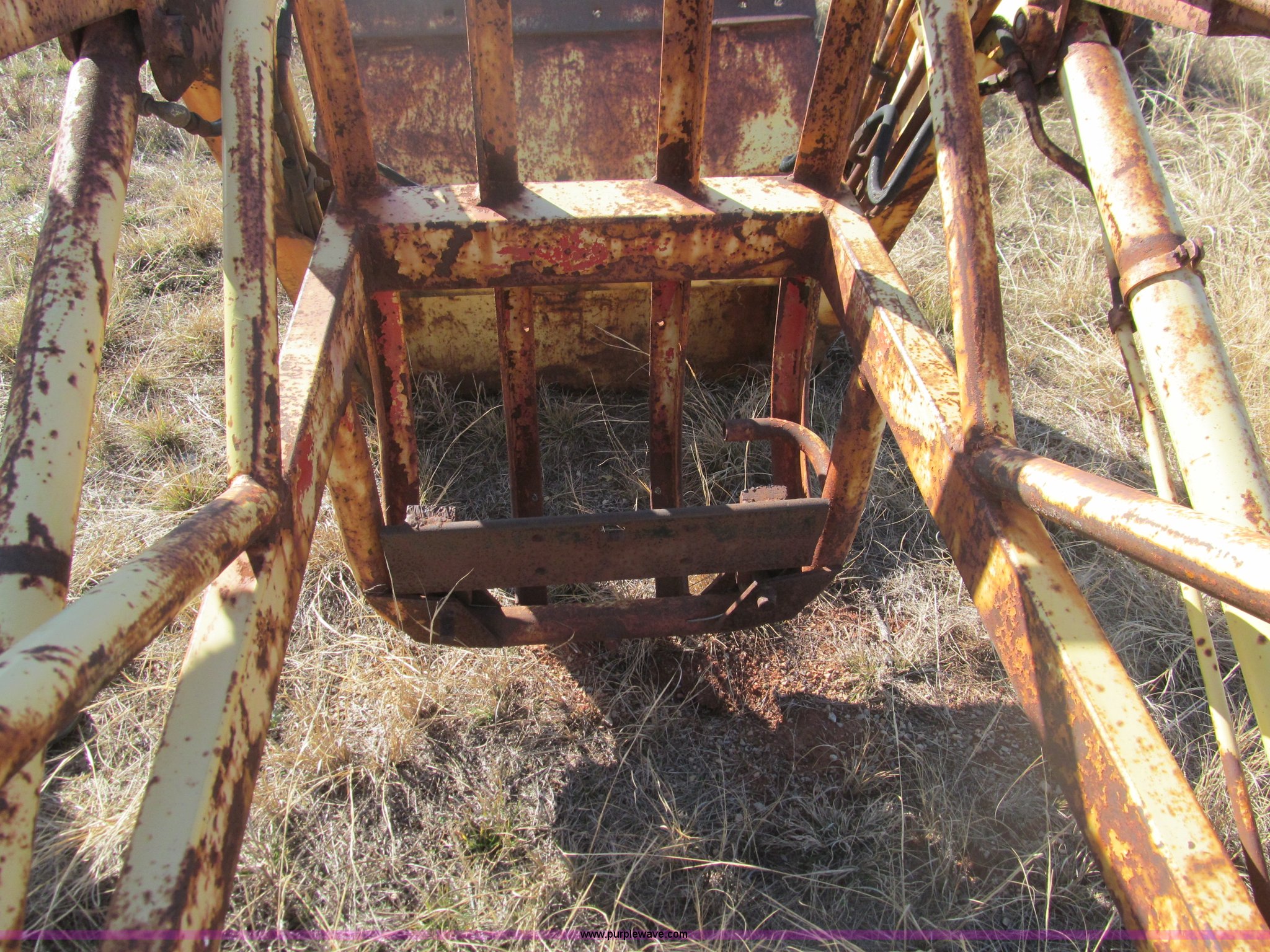 Ford front end loader in Ringling, OK | Item E7528 sold | Purple Wave