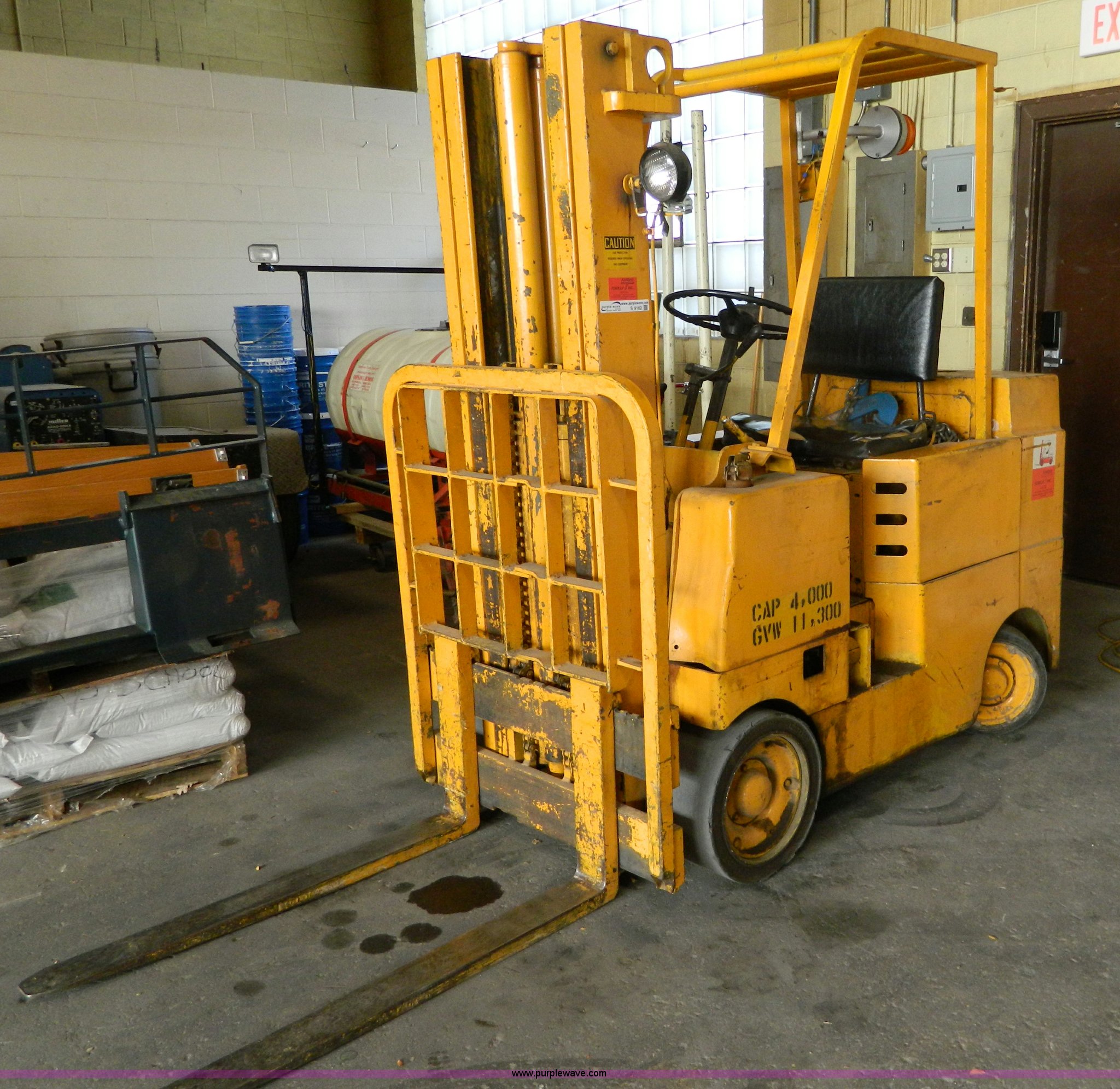 US Army forklift in Hays, KS | Item S9162 sold | Purple Wave