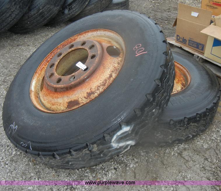 (6) assorted used tires in Shawnee, KS | Item AB9822 sold | Purple Wave