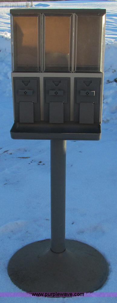 (10) Vendstar 3000 candy machines in Buffalo, MN | Item F5901 sold ...