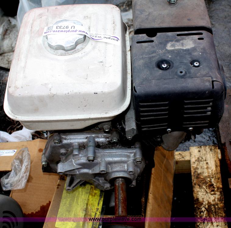 Honda GX240 8 HP gas engine in Tonganoxie, KS | Item U9733 sold ...