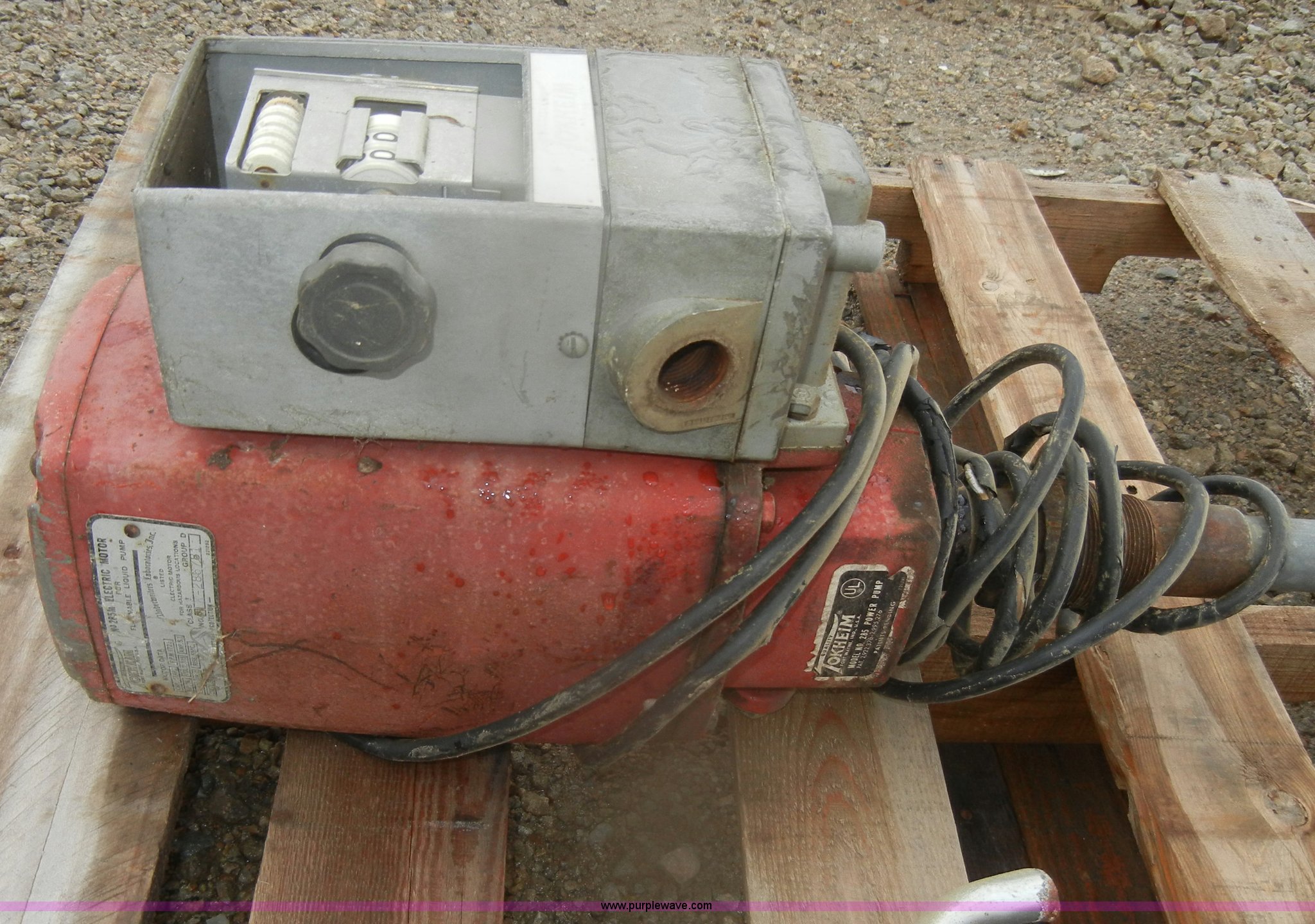 (2) gas pumps in Topeka, KS | Item AB9793 sold | Purple Wave