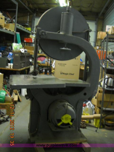 Moak 36" vertical band saw in Junction City, KS | Item B1808 sold ...