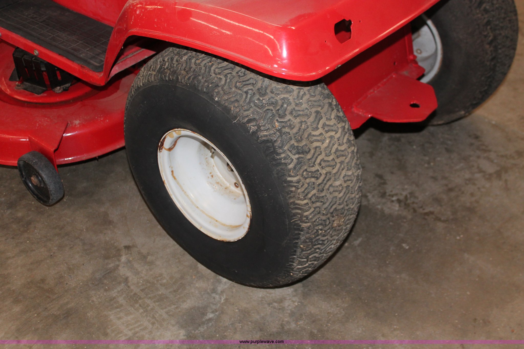 Lawn Chief lawn mower in Abilene, KS | Item V9237 sold | Purple Wave