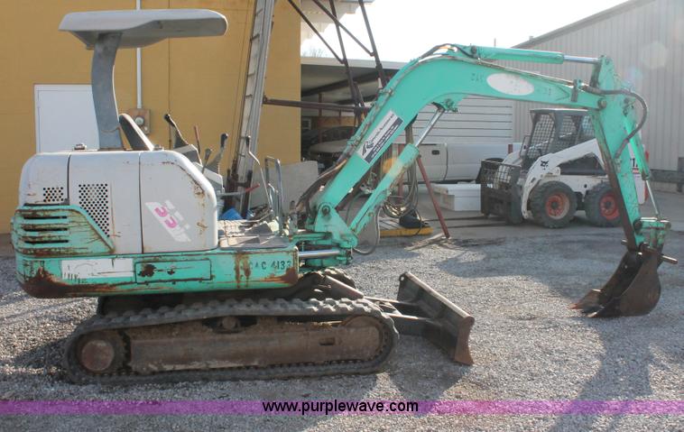 IHI 35J excavator in Wichita, KS | Item E3036 sold | Purple Wave