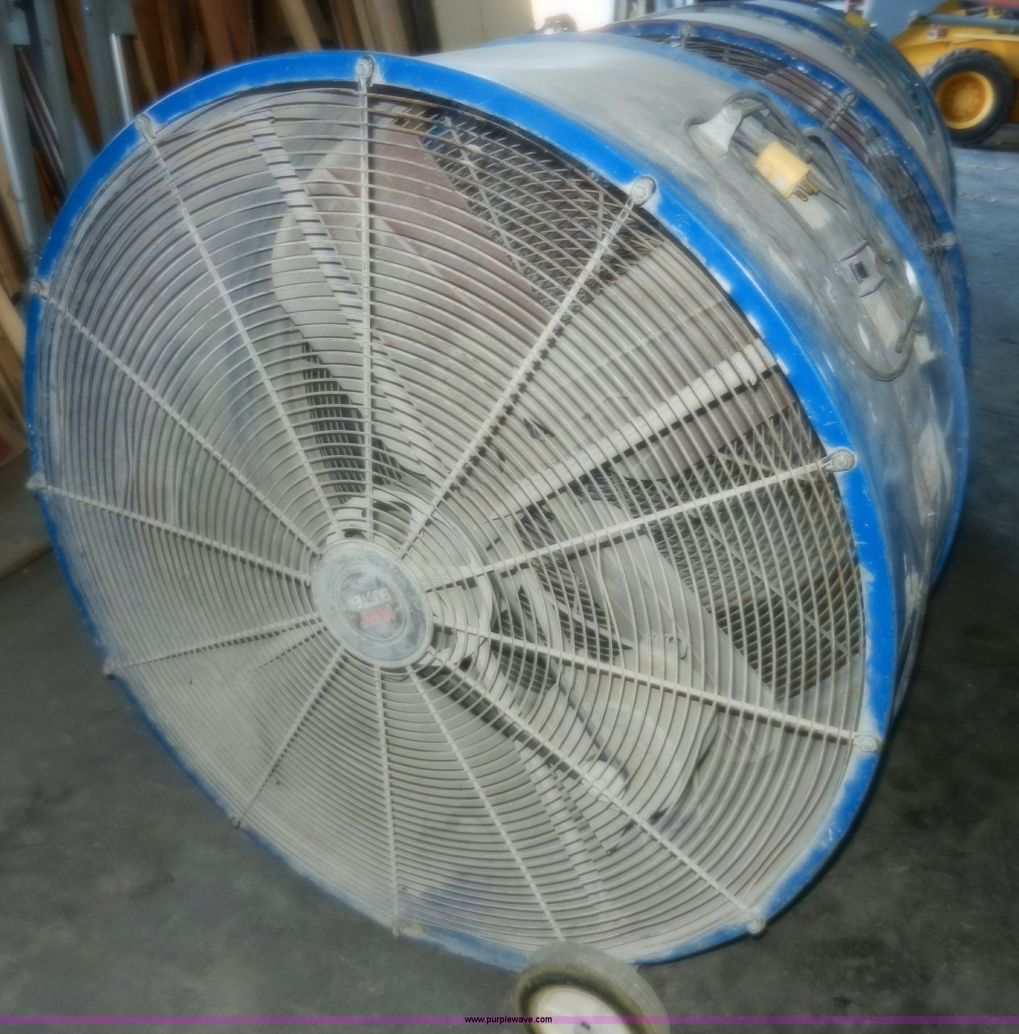 Heat buster fan in Topeka, KS | Item AB9501 sold | Purple Wave