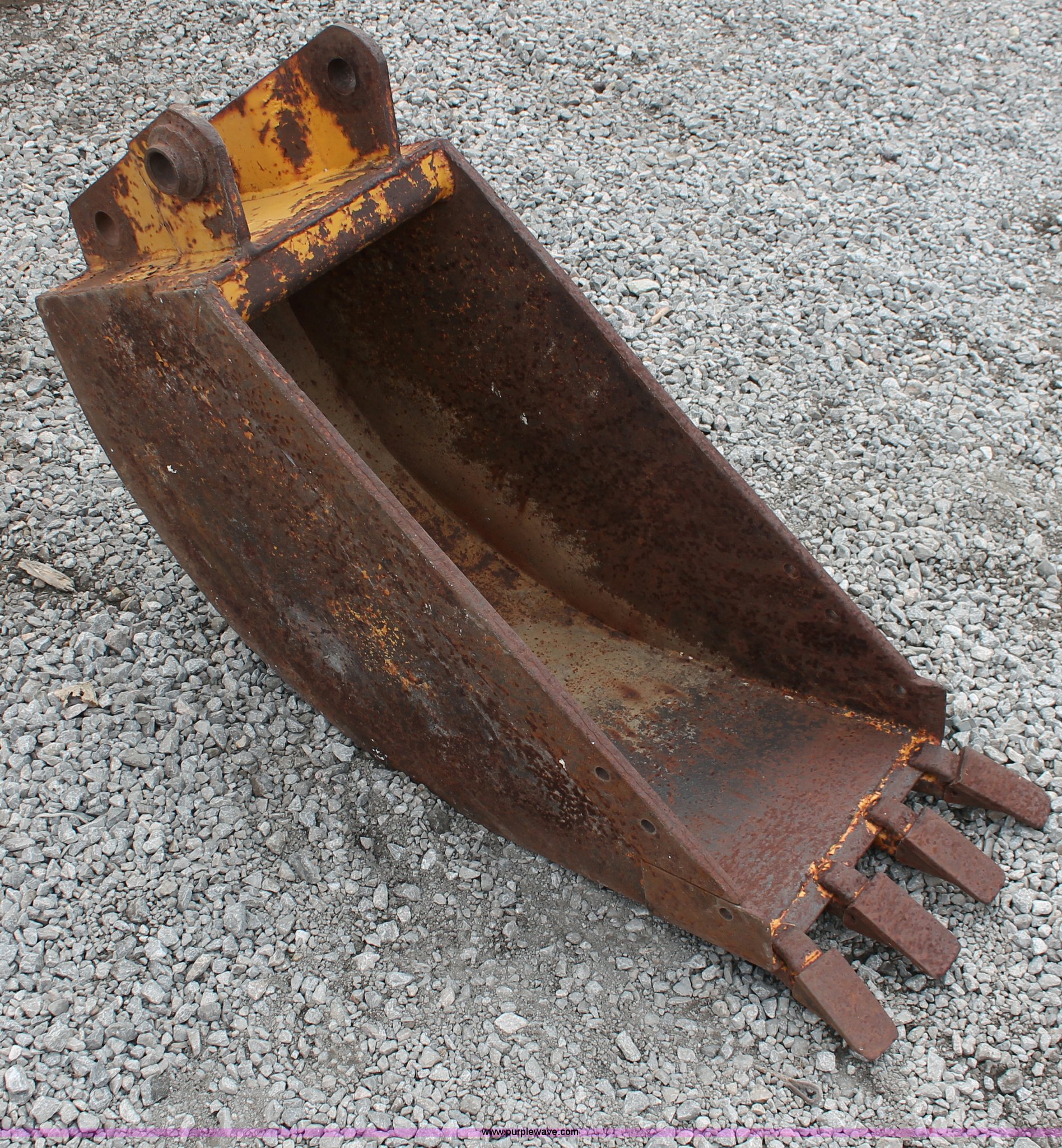 16'" backhoe bucket in Wichita, KS | Item E3046 sold | Purple Wave