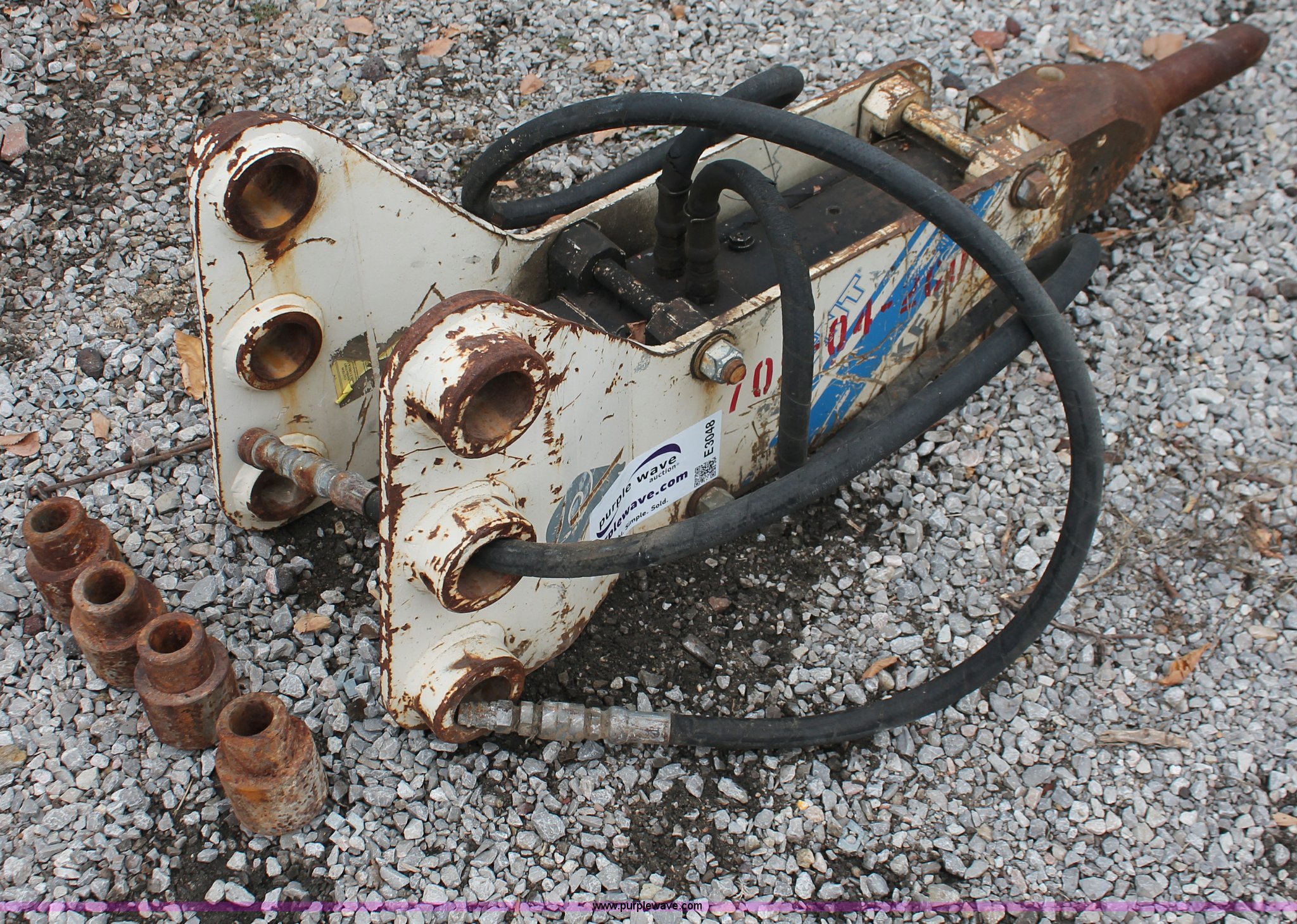 Kent KF5 hydraulic hammer in Wichita, KS | Item E3048 sold | Purple Wave