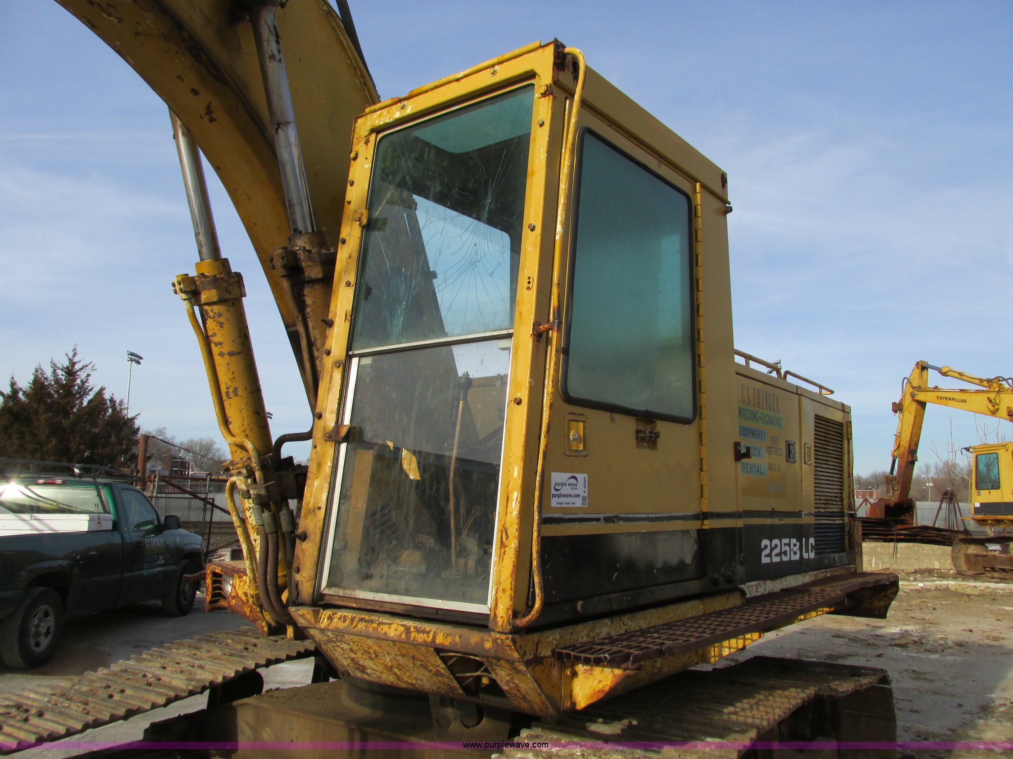1988 Caterpillar 225B LC excavator in Kansas City, MO | Item F4200 sold ...