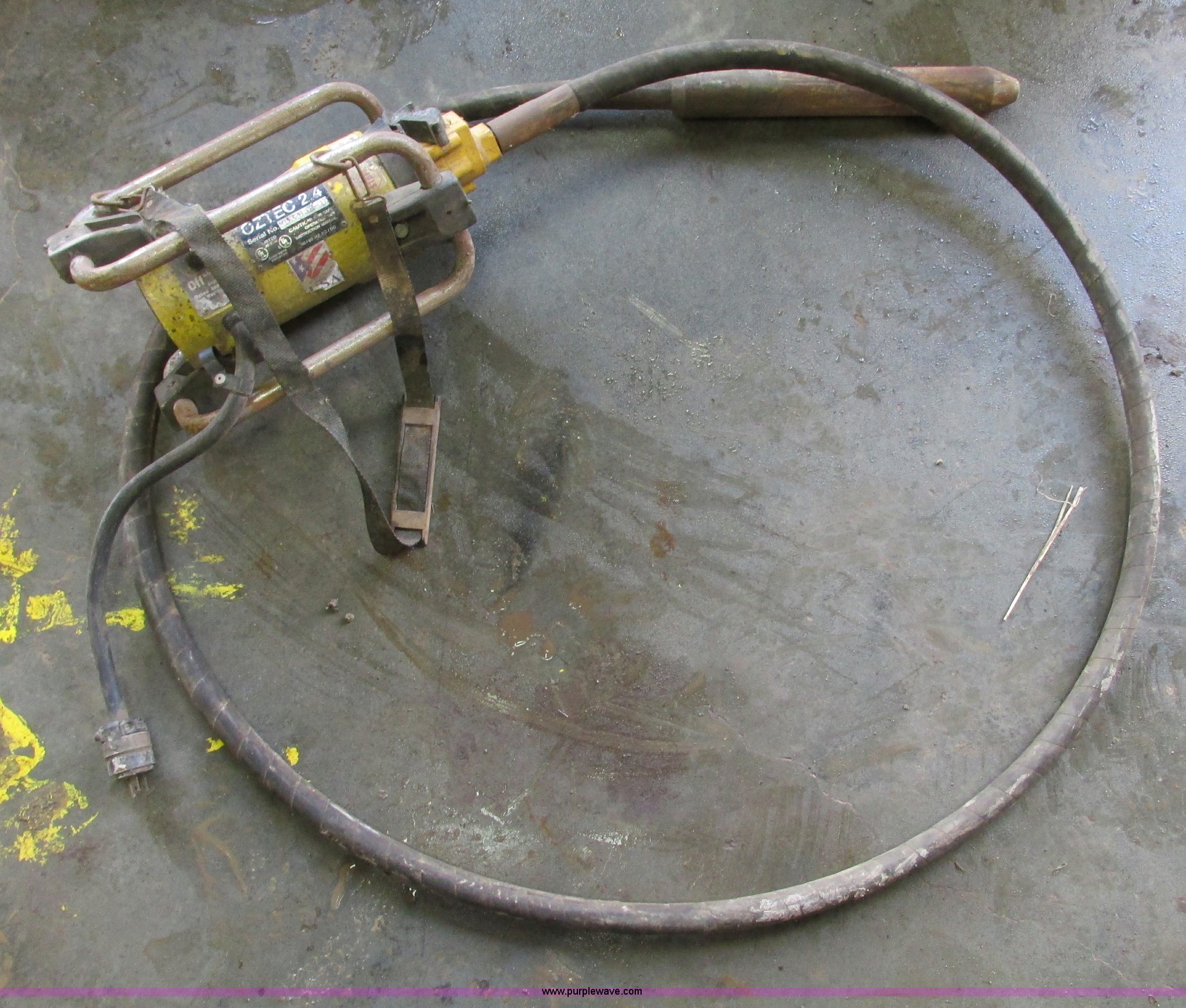 Oztec 24 concrete stinger in Sibley, MO | Item Y9631 sold | Purple Wave