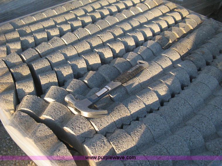 Approx. 1200 pieces of curved scallop edging on 4 pallets in Wichita ...