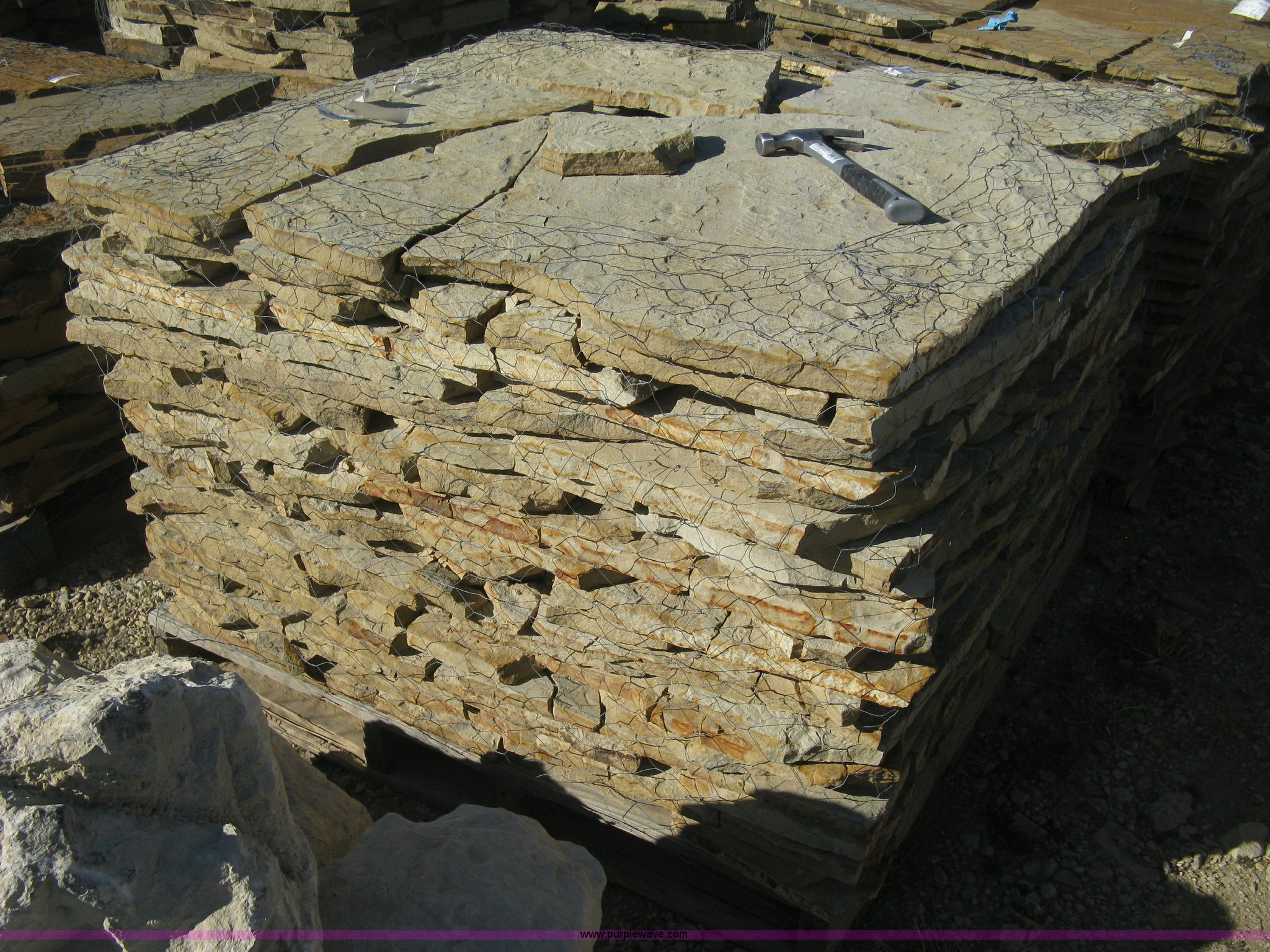 1" plus Ark-Okla flagstone in Wichita, KS | Item R9985 sold | Purple Wave