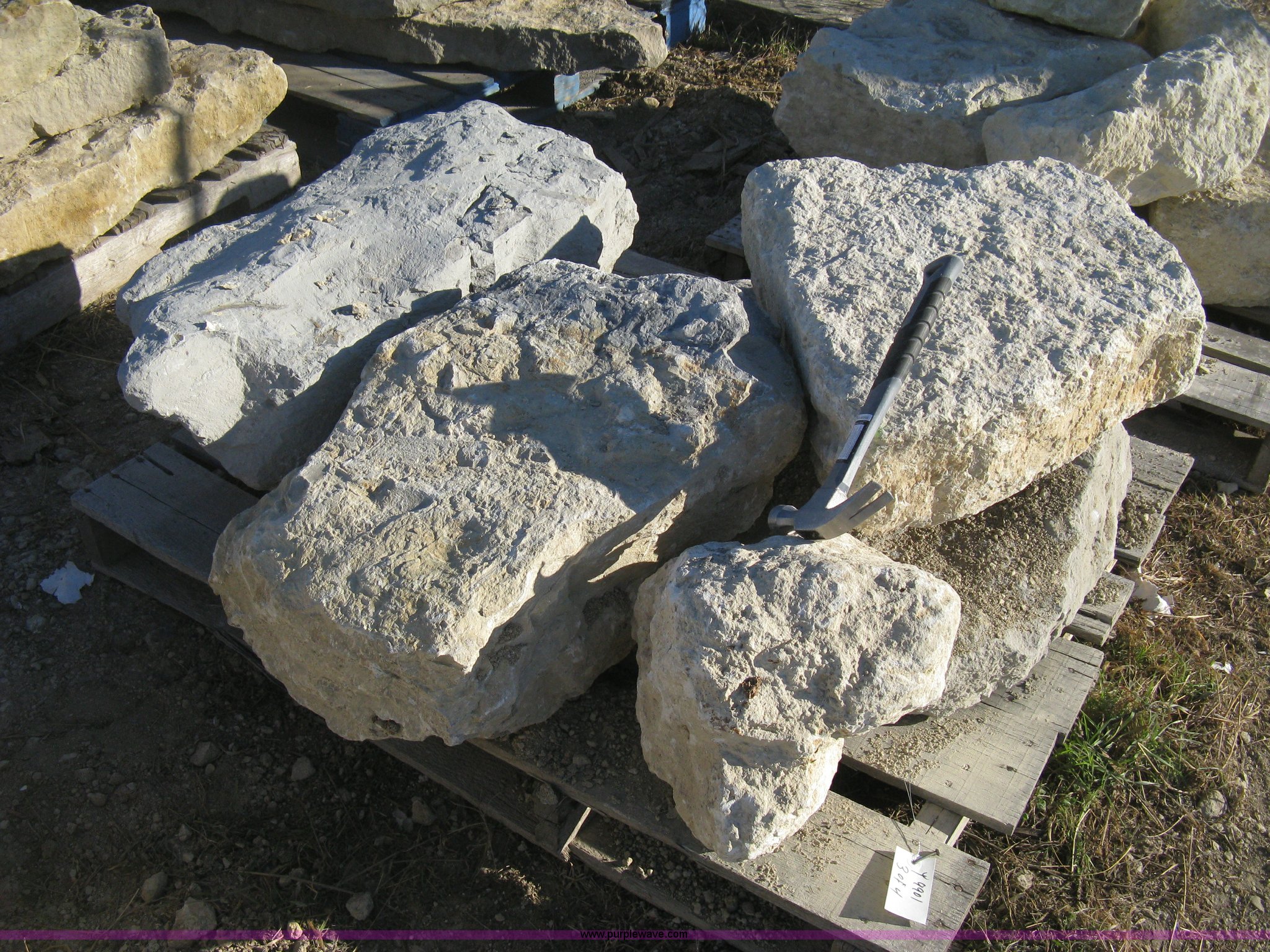 28 limestone boulders on 4 pallets in Wichita, KS | Item Y9901 sold ...