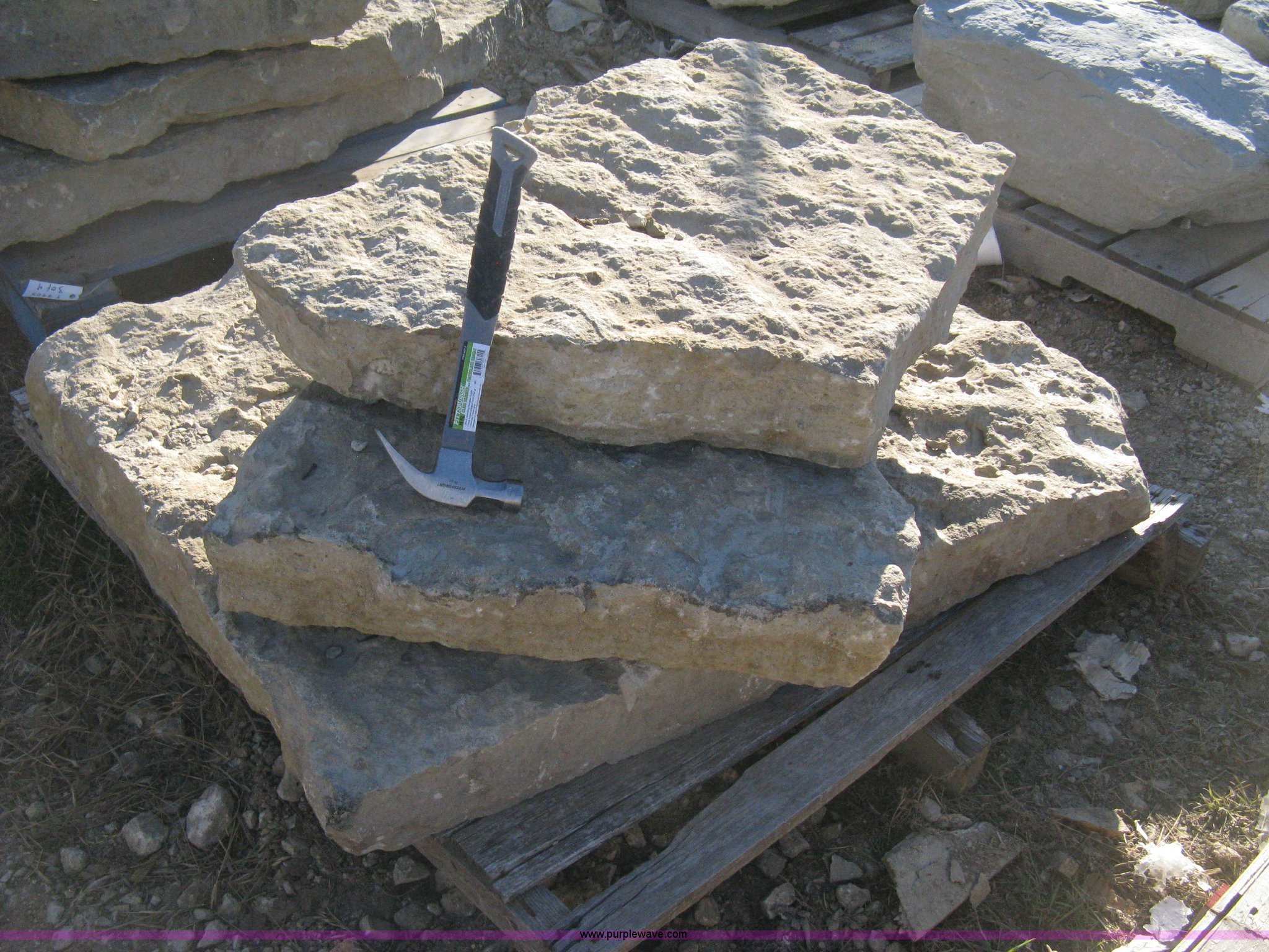 14 large slabs/steps of Kansas Flint Hills limestone on 4 pallet in ...
