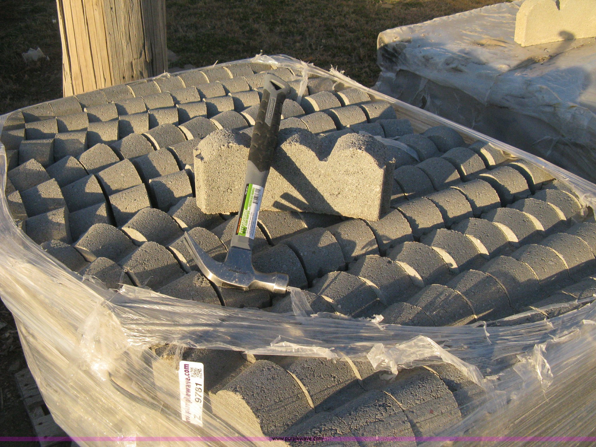 Curved scallop gray edging/tree ring in Wichita, KS | Item Z9781 sold ...